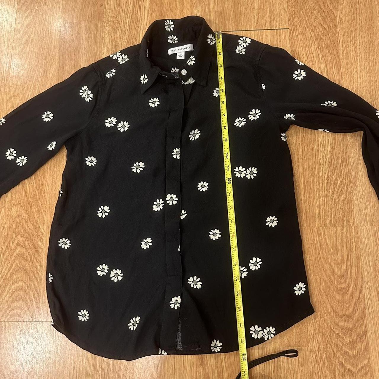Free Assembly Women’s Button Down Flower Daisy Black... - Depop