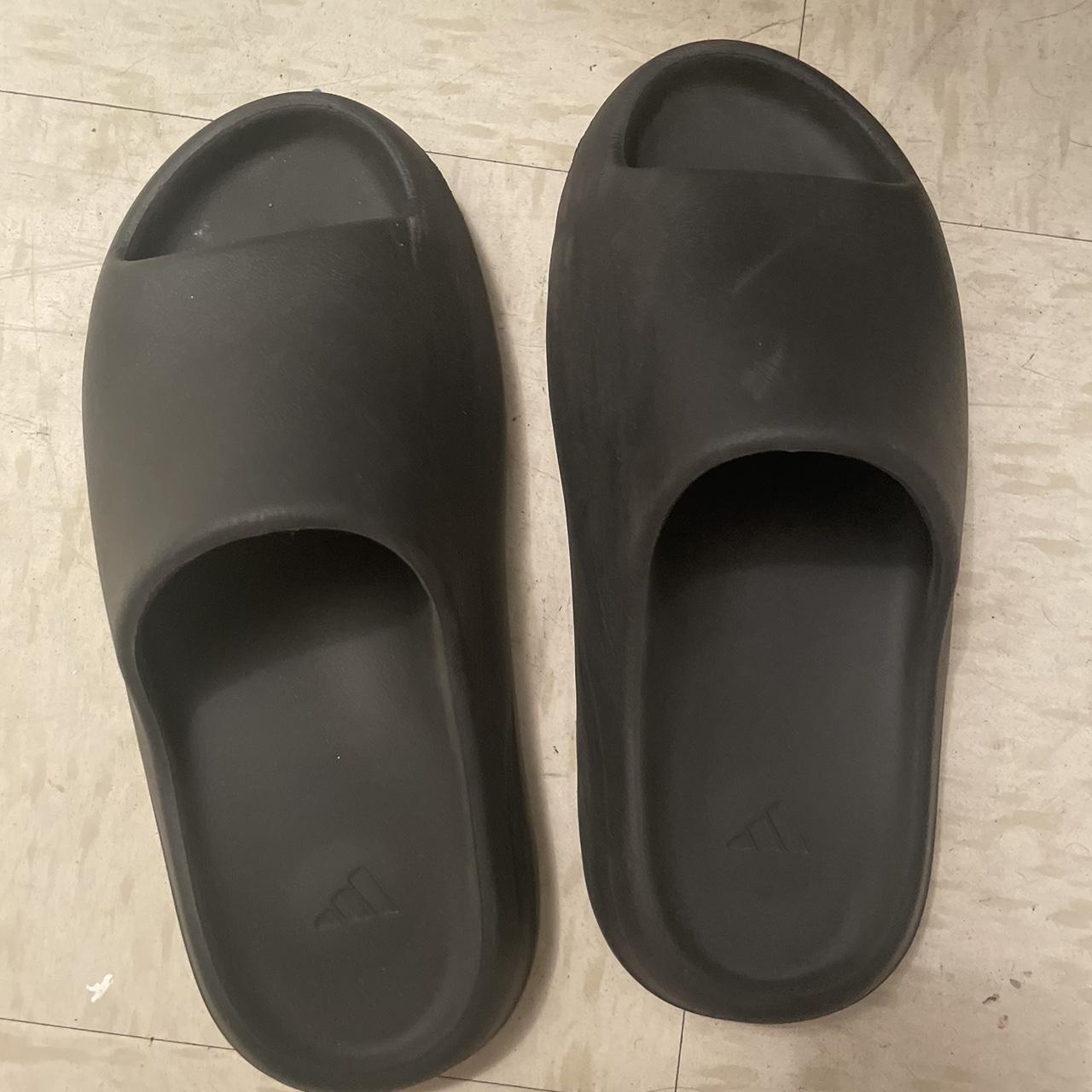 Yeezy Onyx Slide - Used - No Box - Depop