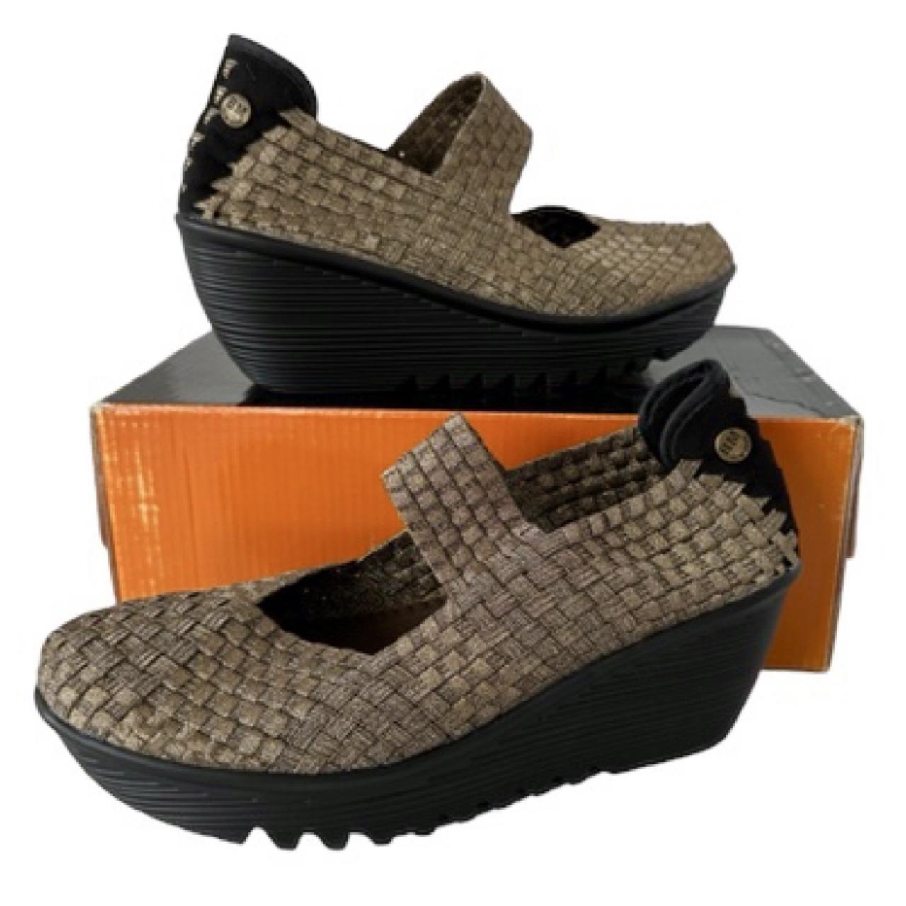 Bernie Mev Women's Gold and Brown Sandals | Depop