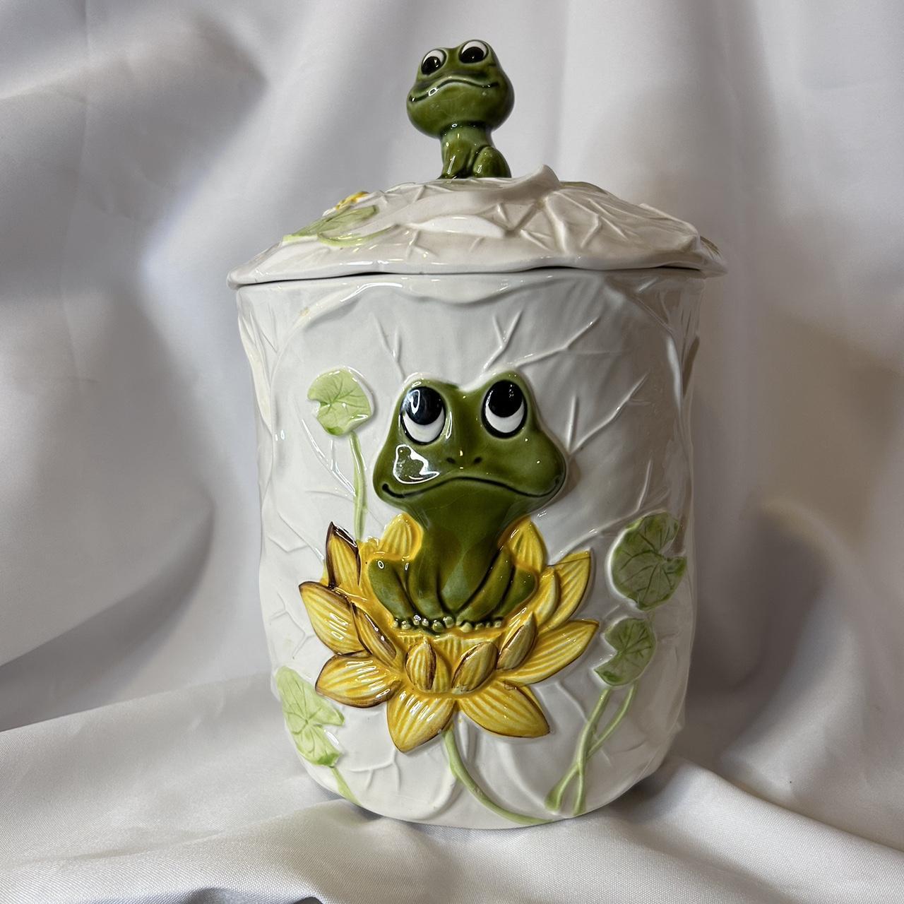 Vintage 1970s ”Neil the Frog” ceramic canister... - Depop