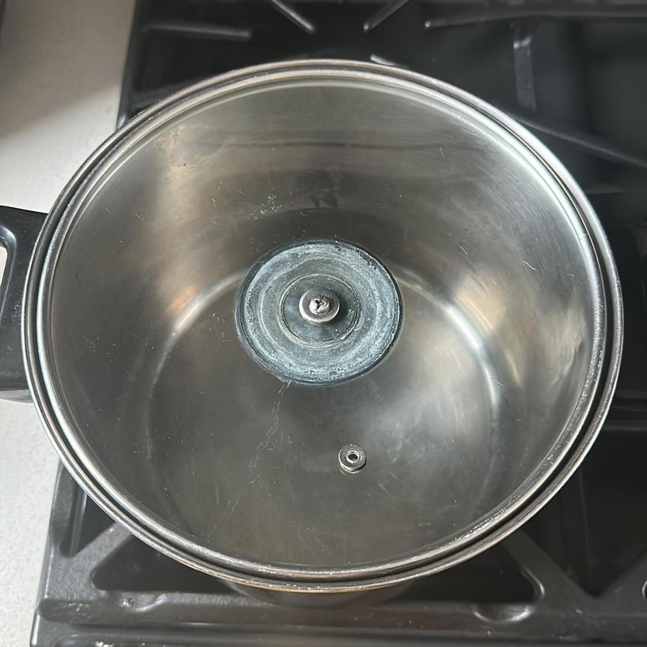 555 Pot with Lid Diameter 8.5 inches Depth / Height... - Depop