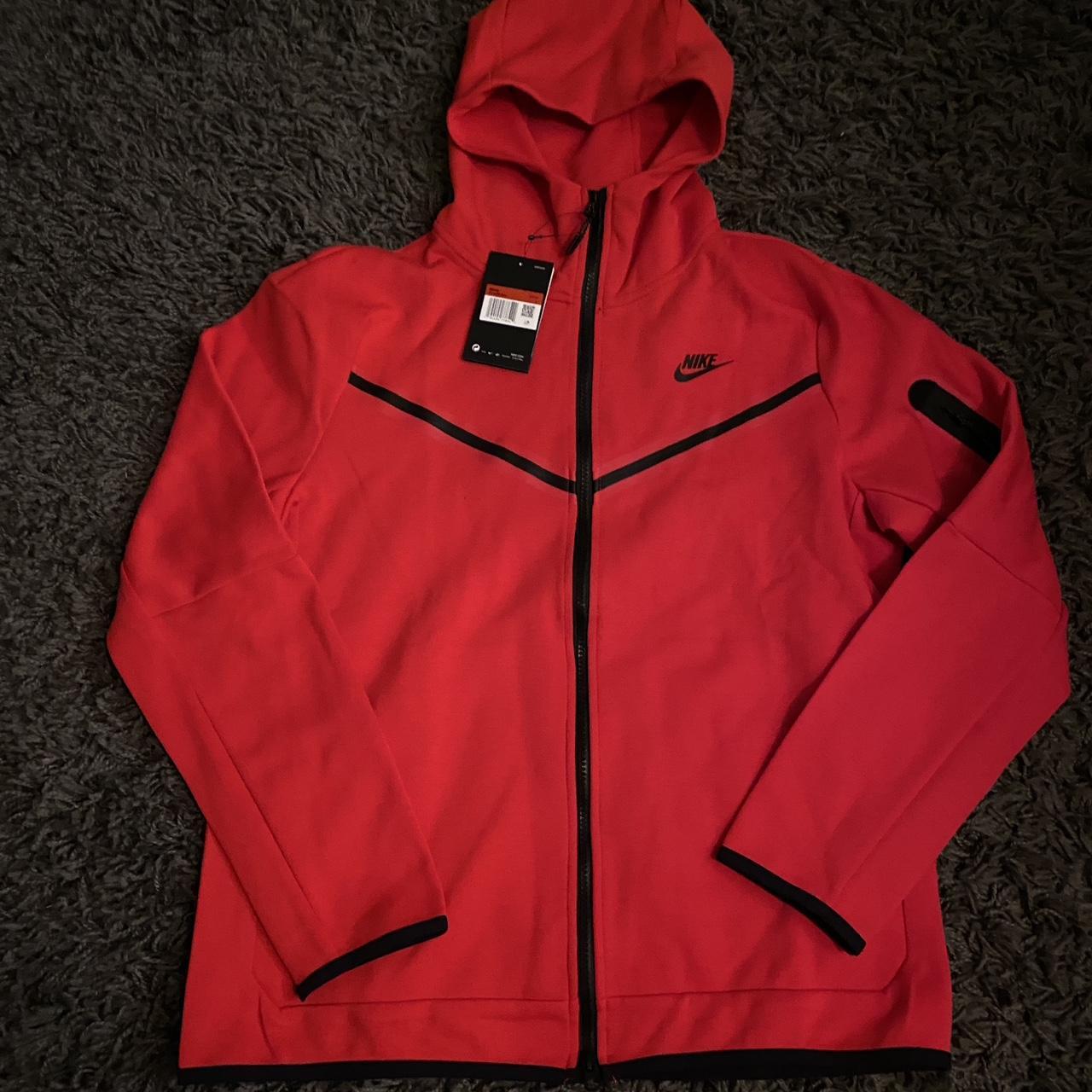 Red Nike Tech Sz L Brand New No Flaws - Depop