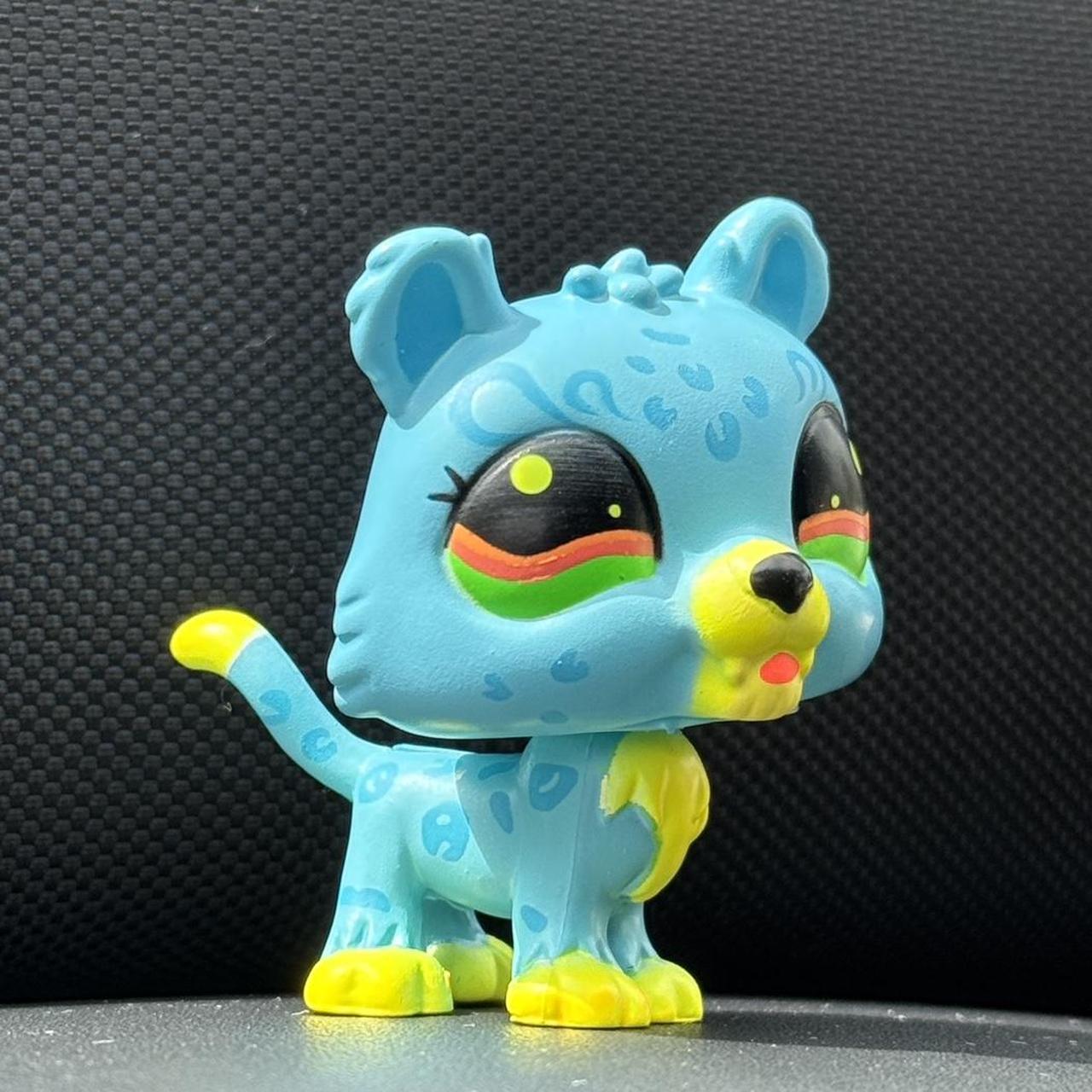 Neon LPS Snow leopard / cheetah Littlest Pet Shop... | Depop