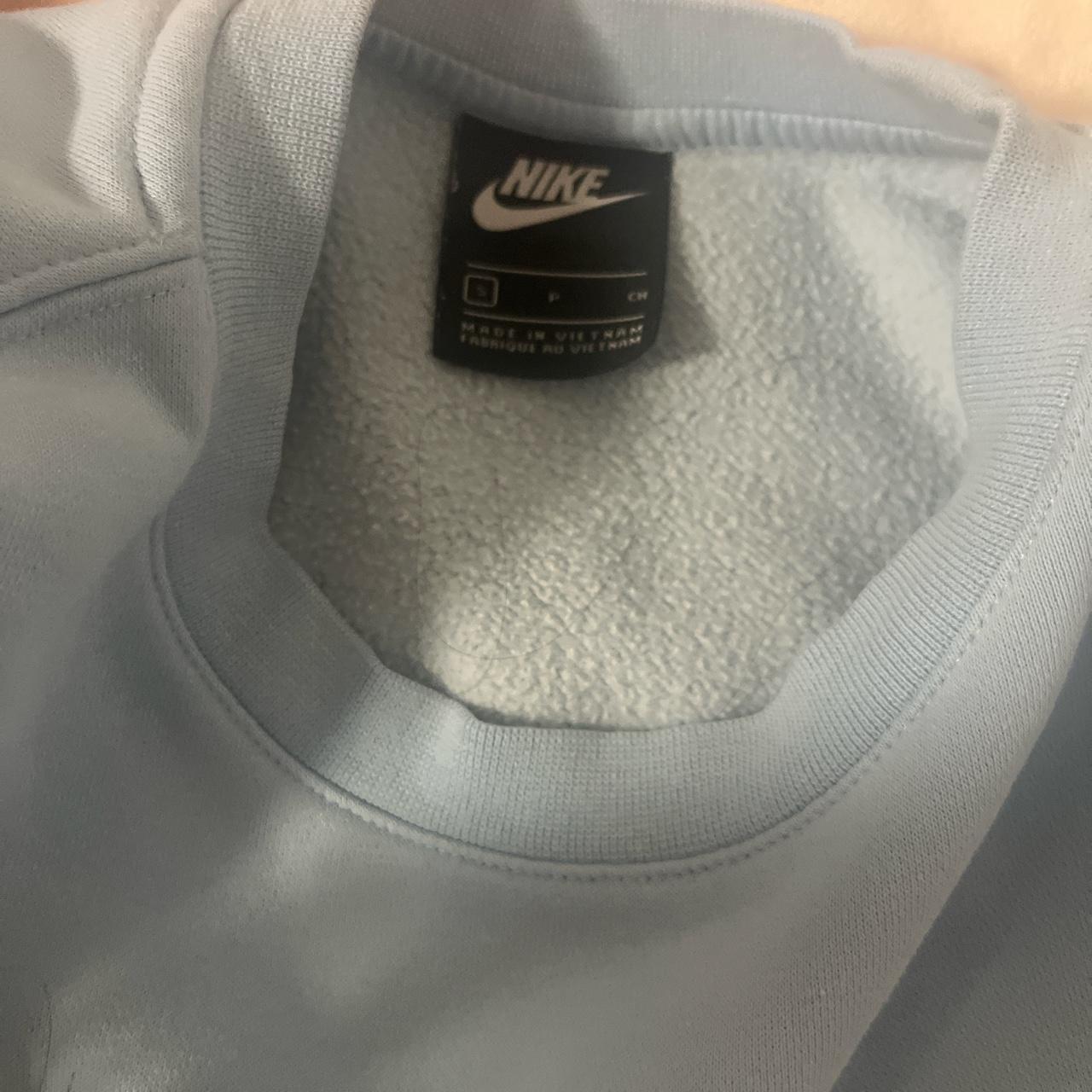 baby blue nike crewneck / sweatshirt size small in... - Depop