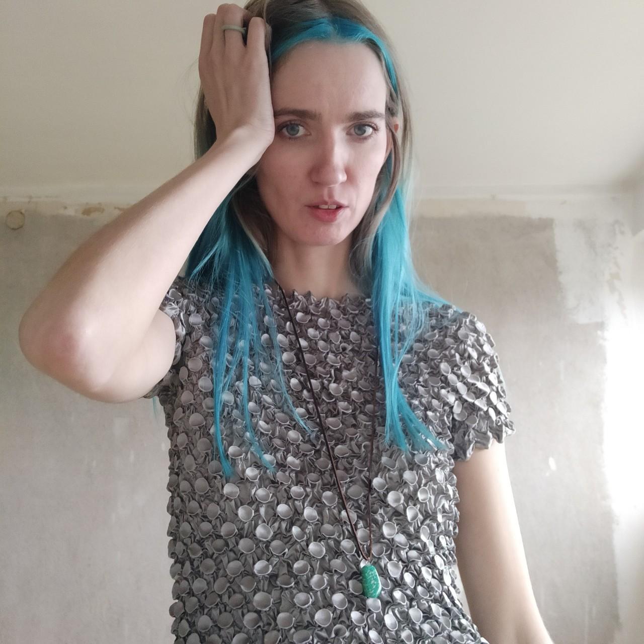 Y2k vintage silver popcorn crop top⛓️🌫️ Super fun y2k... | Depop