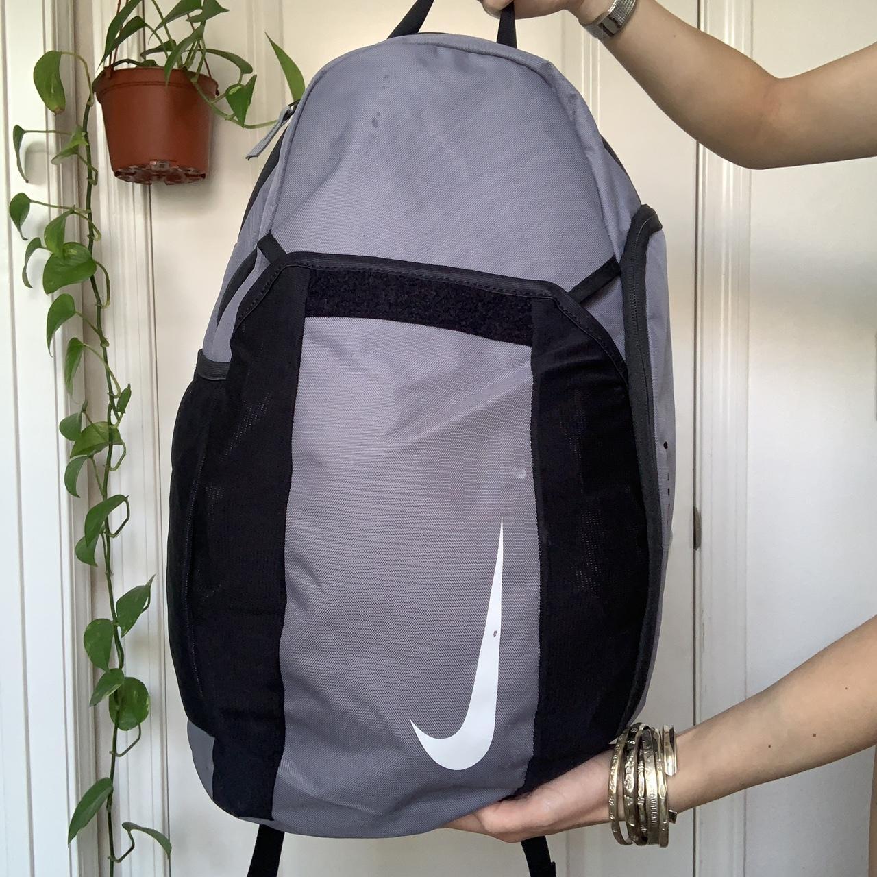 Nike Women's Grey and Black Bag | Depop
