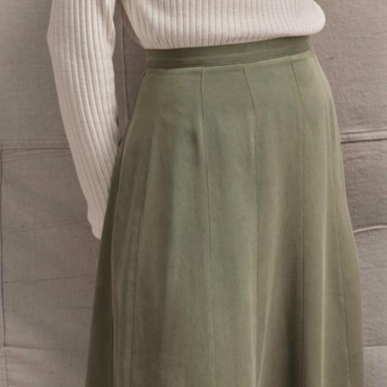 Lois Hazel Moss Green Midi Skirt Size 6 Tencel... - Depop
