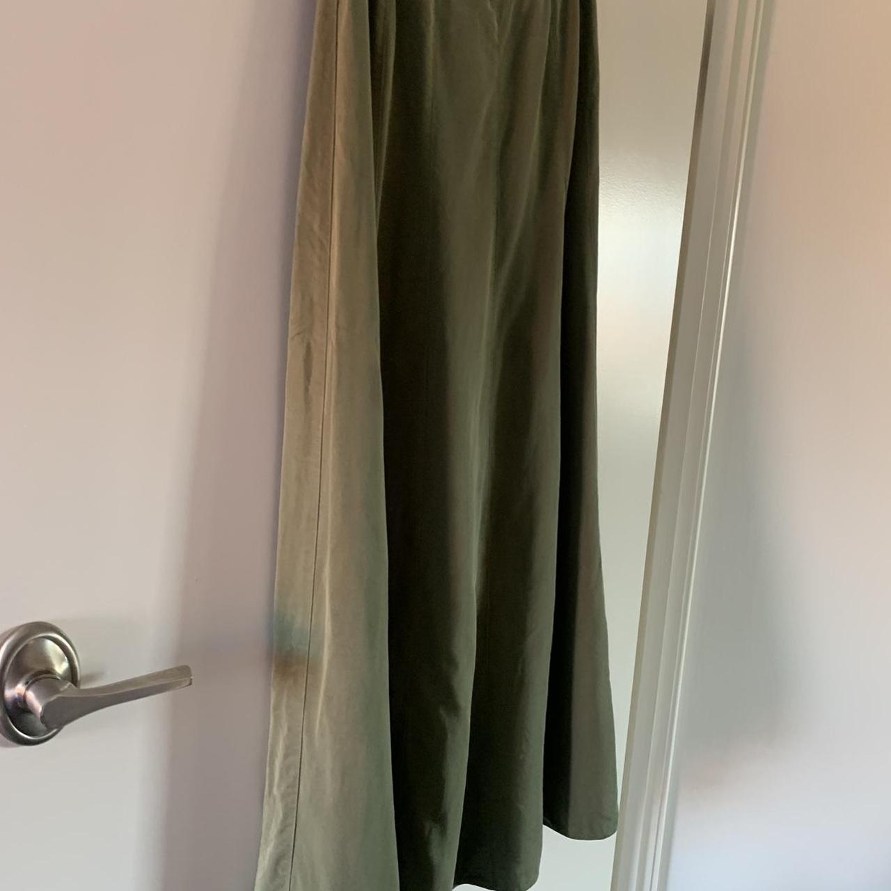 Lois Hazel Moss Green Midi Skirt Size 6 Tencel... - Depop