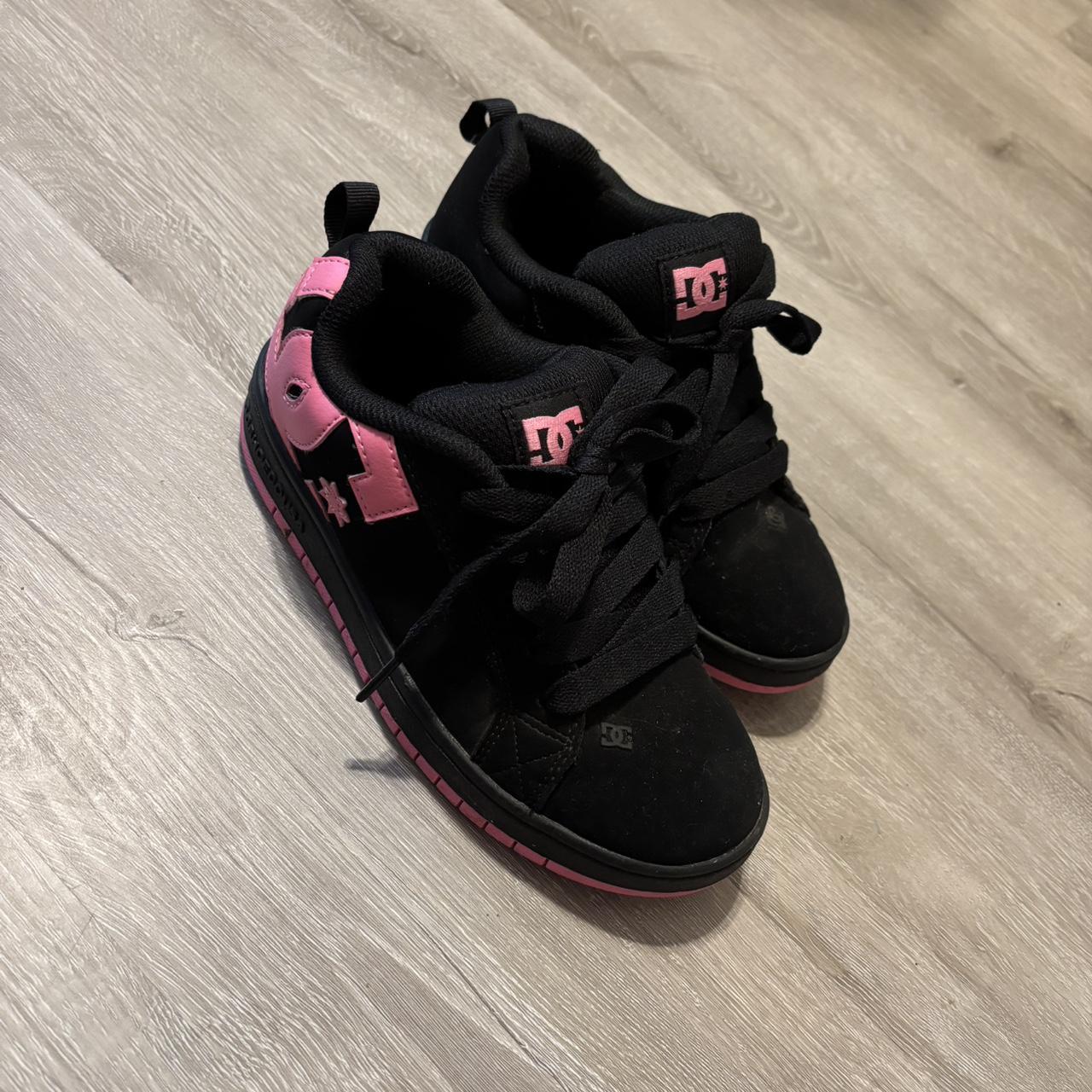 Black and pink DC Shoes size 4 #skater | Depop