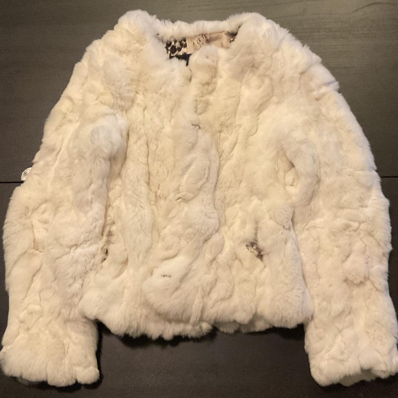 ZININHUANGFEI faux fur jacket with gold clasps - Depop