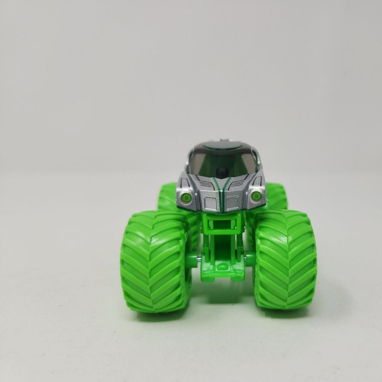 Monster Jam Alien Invasion Monster Truck 1:64 Hyper... - Depop