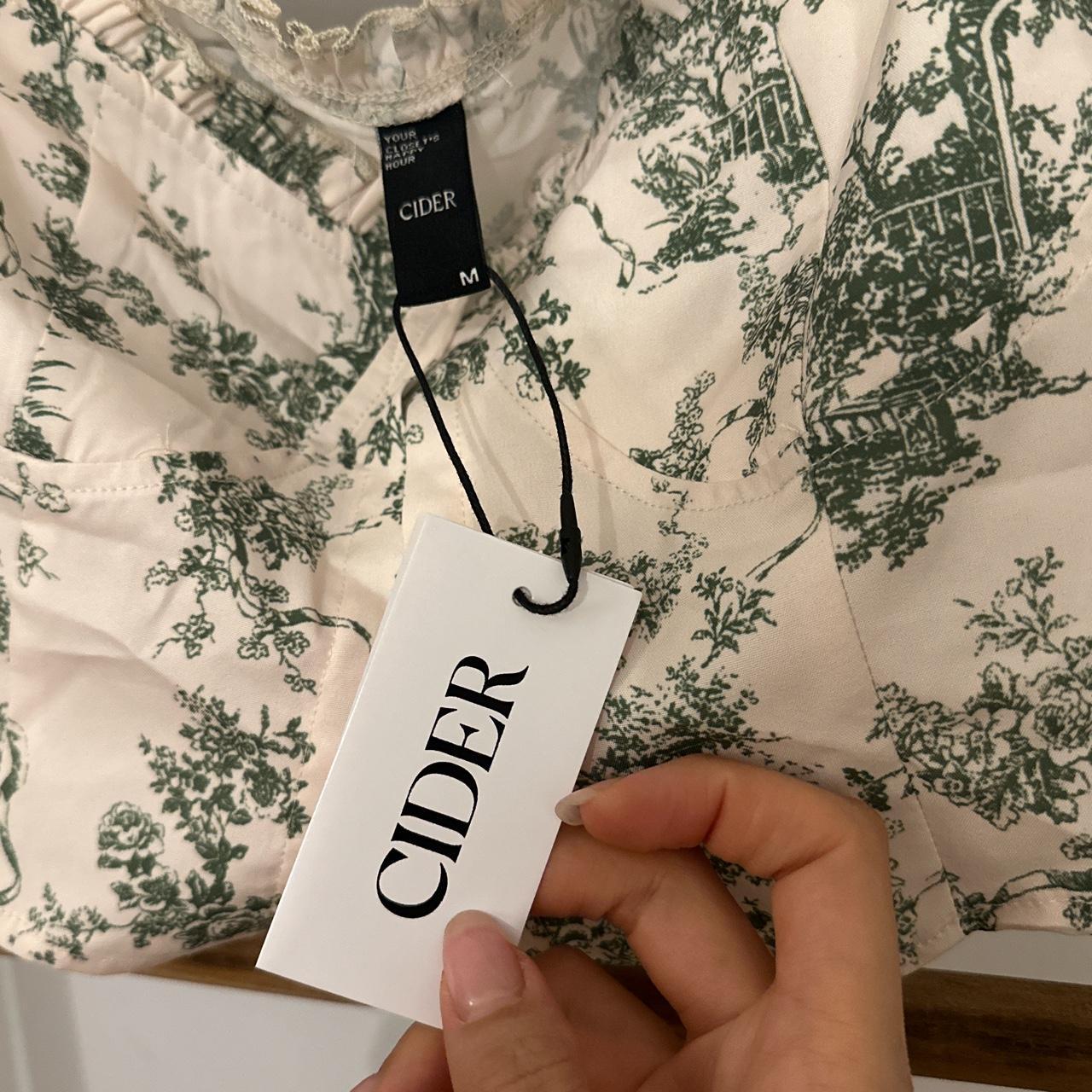 Cider Women's Green and White Crop-top | Depop