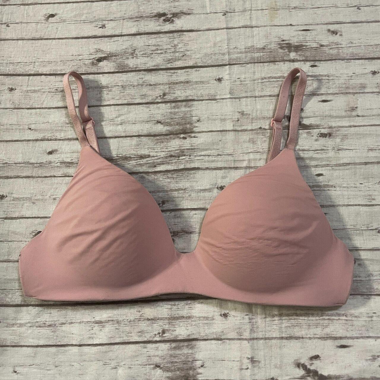 Victorias Secret Size 32B Womens No Wire Wireless... - Depop