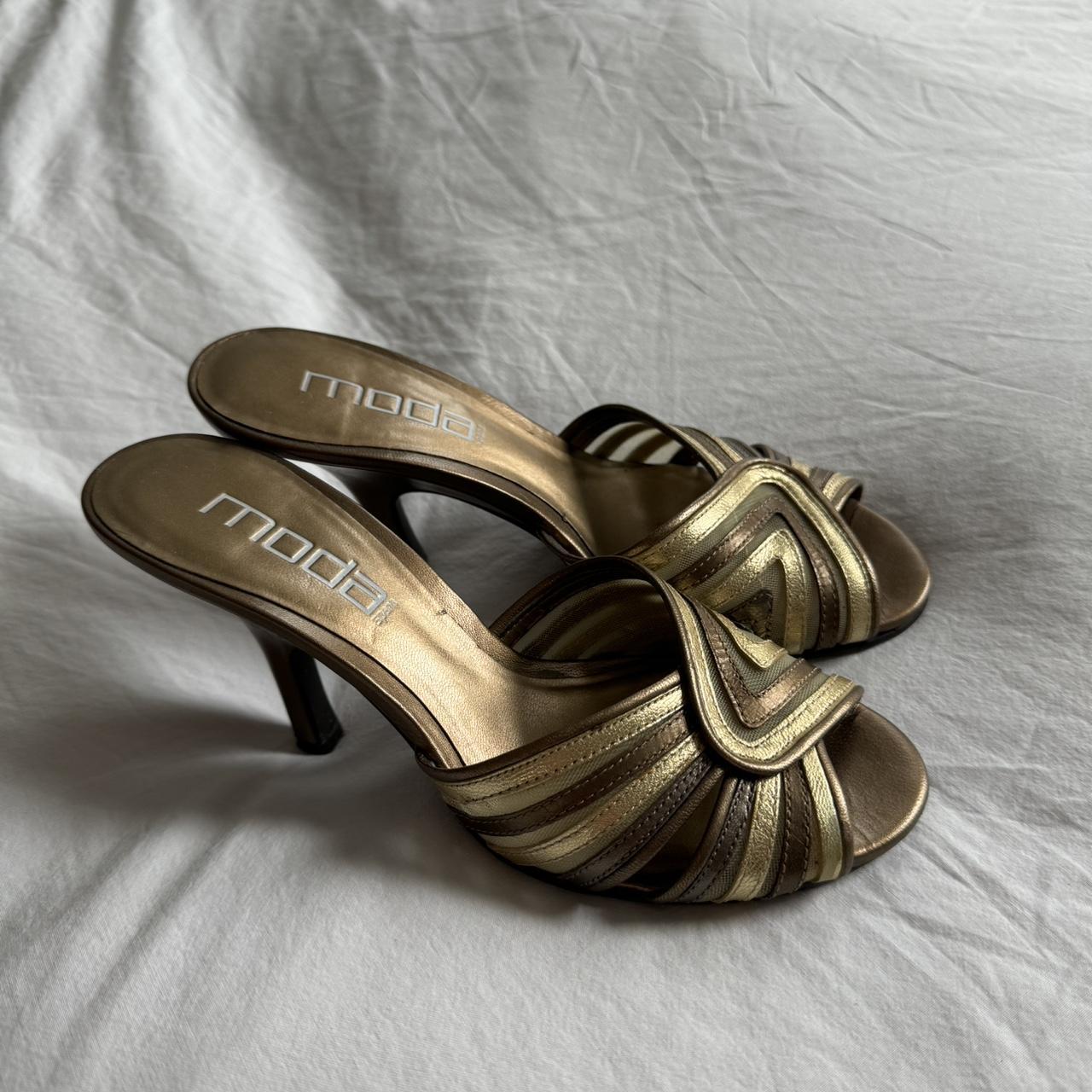 Y2k gold and bronze Moda heels! The heel shape is... - Depop