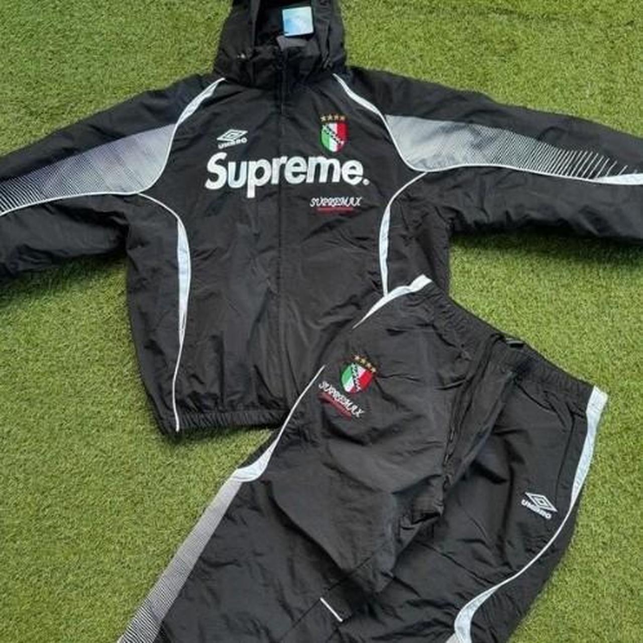 Conjunto supreme x umbro | Depop
