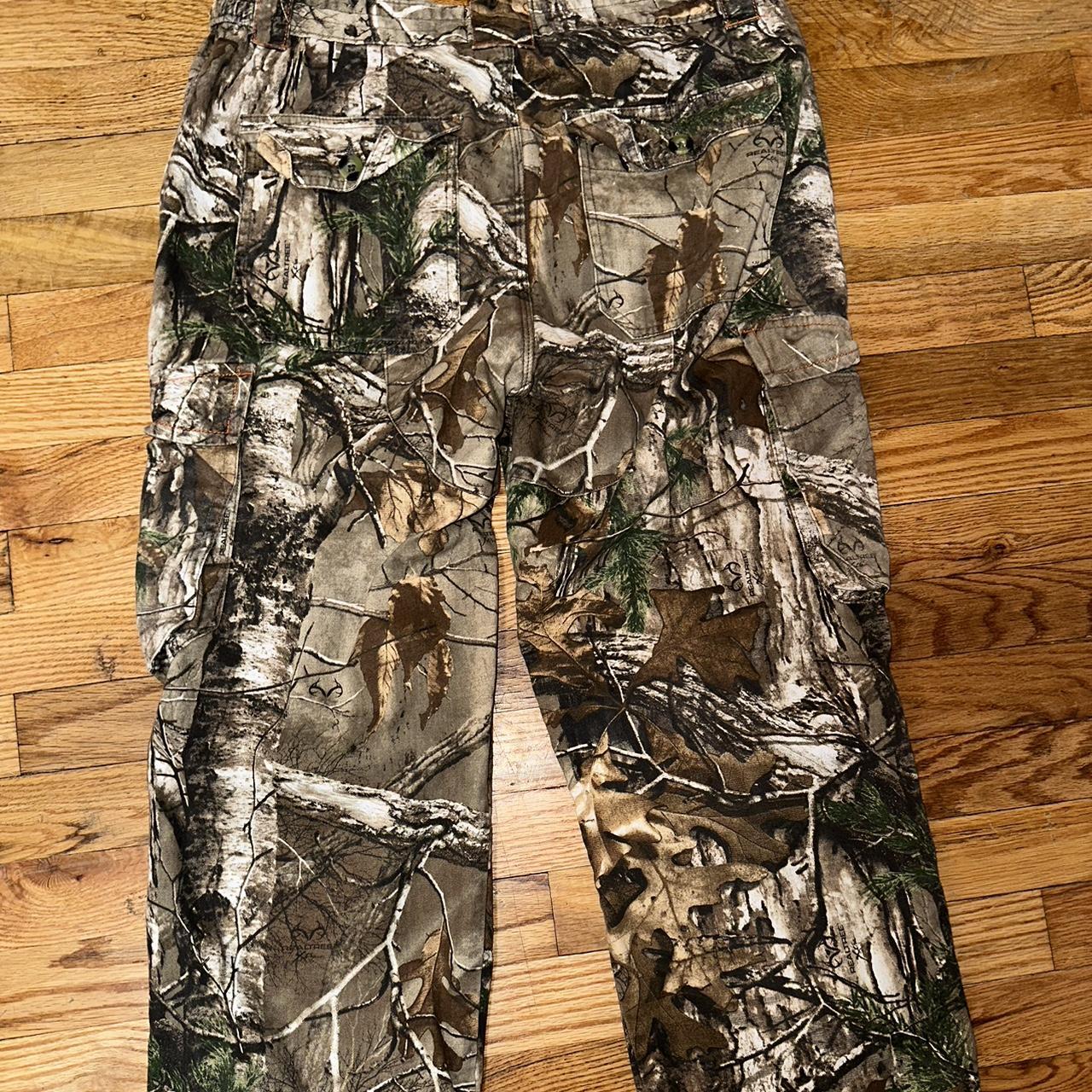 Men's Realtree camo cargos size S sizing is about... - Depop