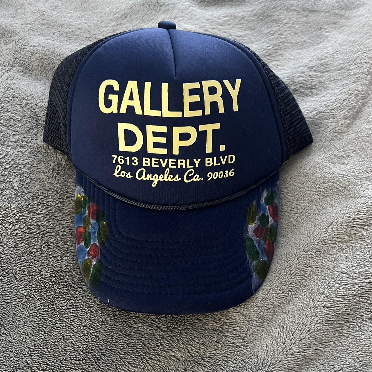 Navy blue gallery dept hat with paint - Depop