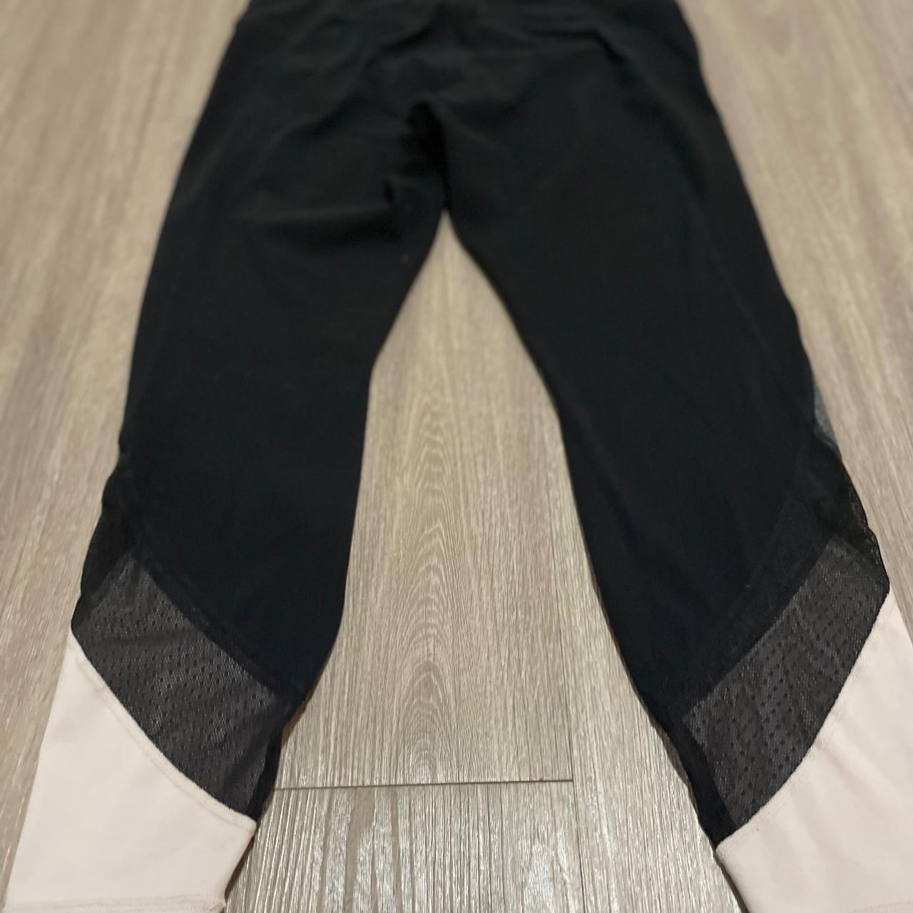 Athleta Gym Leggings - Depop