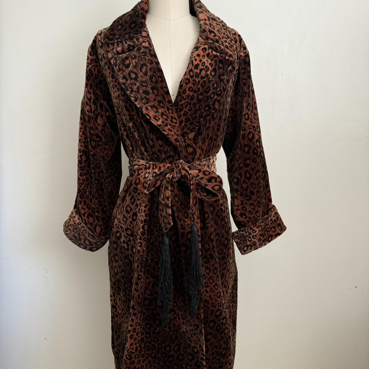 Beautiful Vintage Velvet Leopard Print Wrap Coat... - Depop