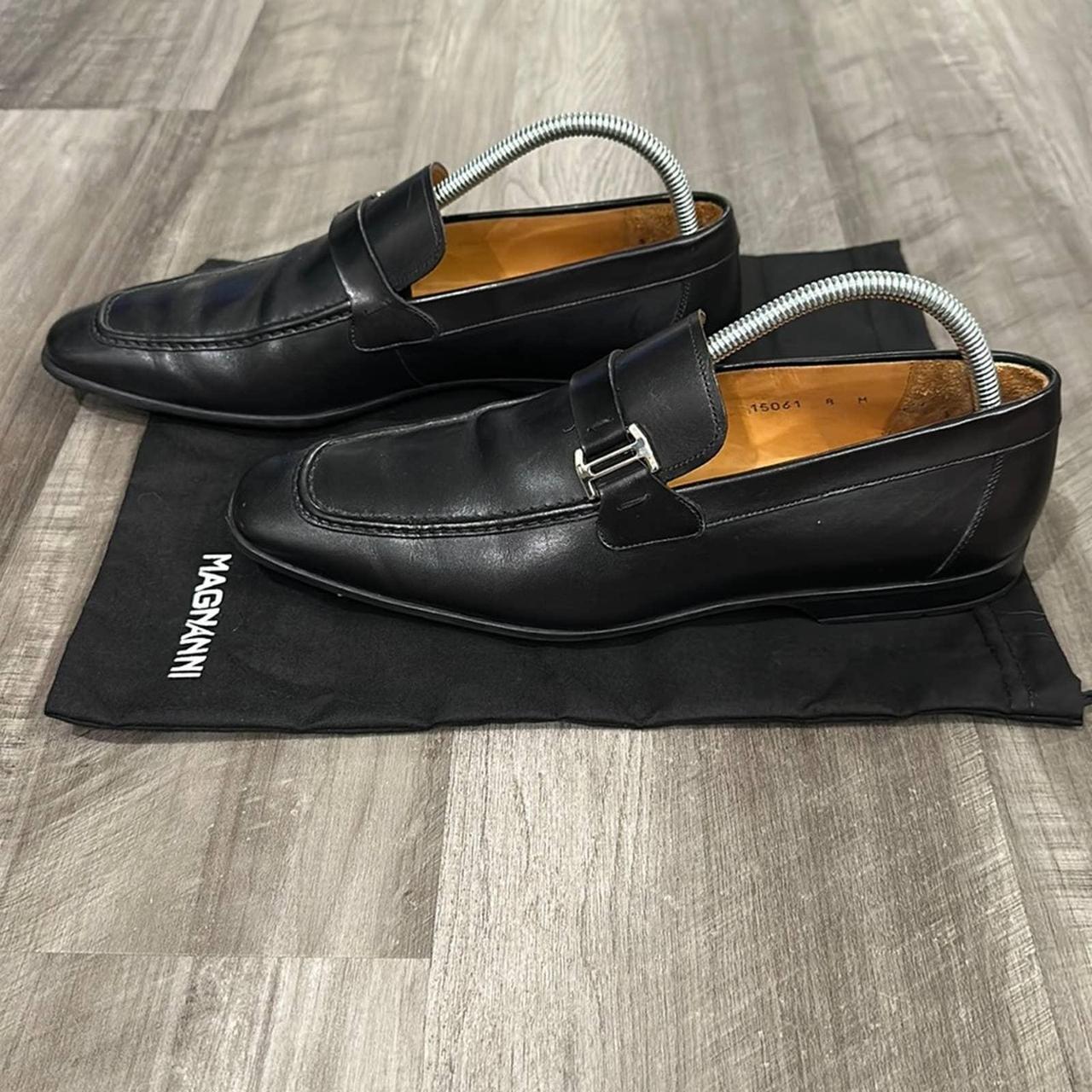 Magnanni Lino Loafers Shoes are preowned. Shoes are... - Depop