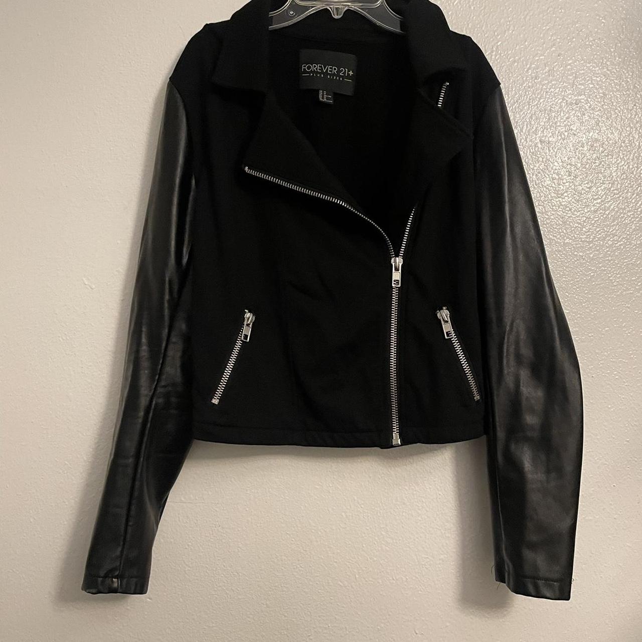 🖤 TWO TONE LEATHER JACKET 🖤 the chest area is more... - Depop