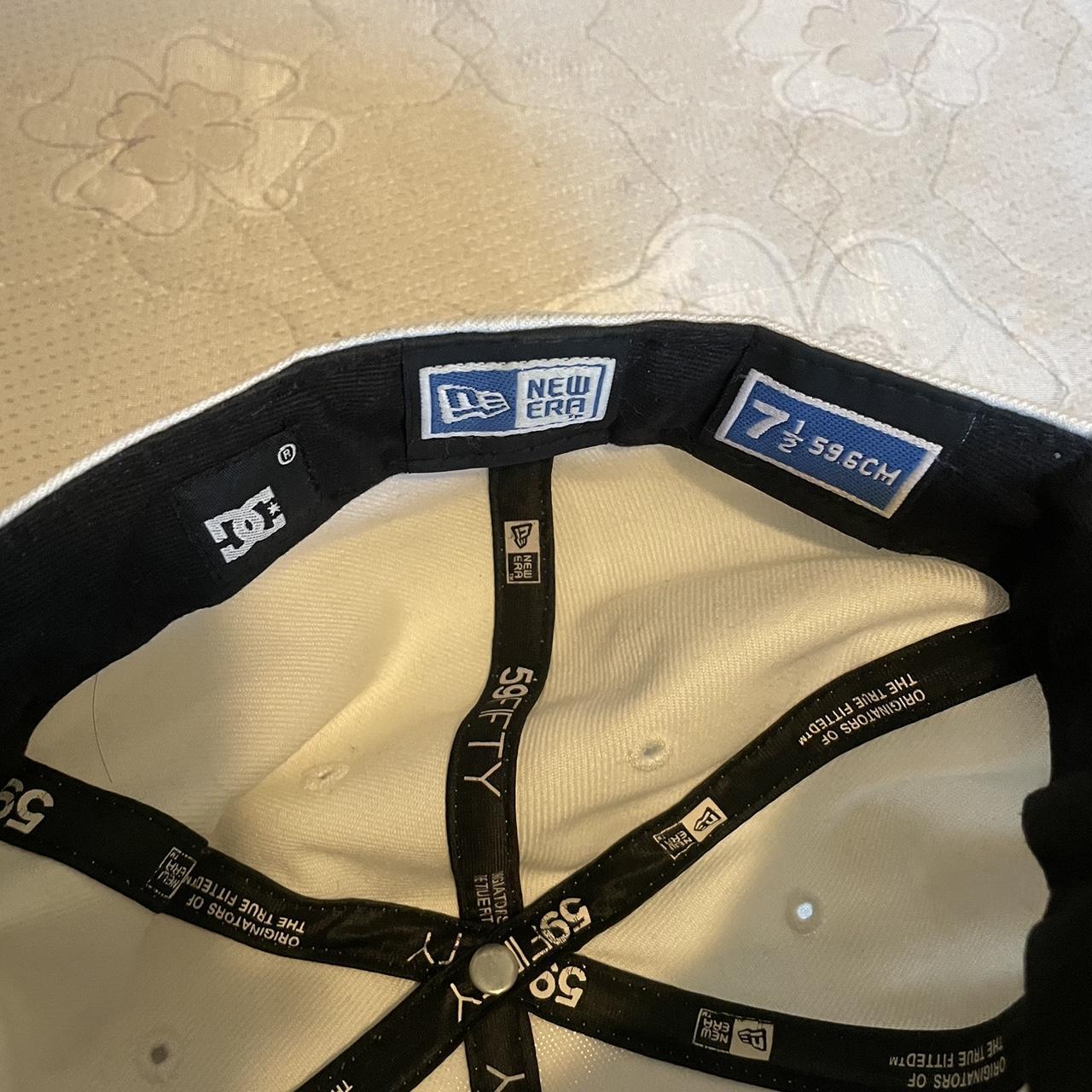 RARE Y2K 2000S DC SHOES FITTED HAT SIZE 7 1/2 VERY... - Depop