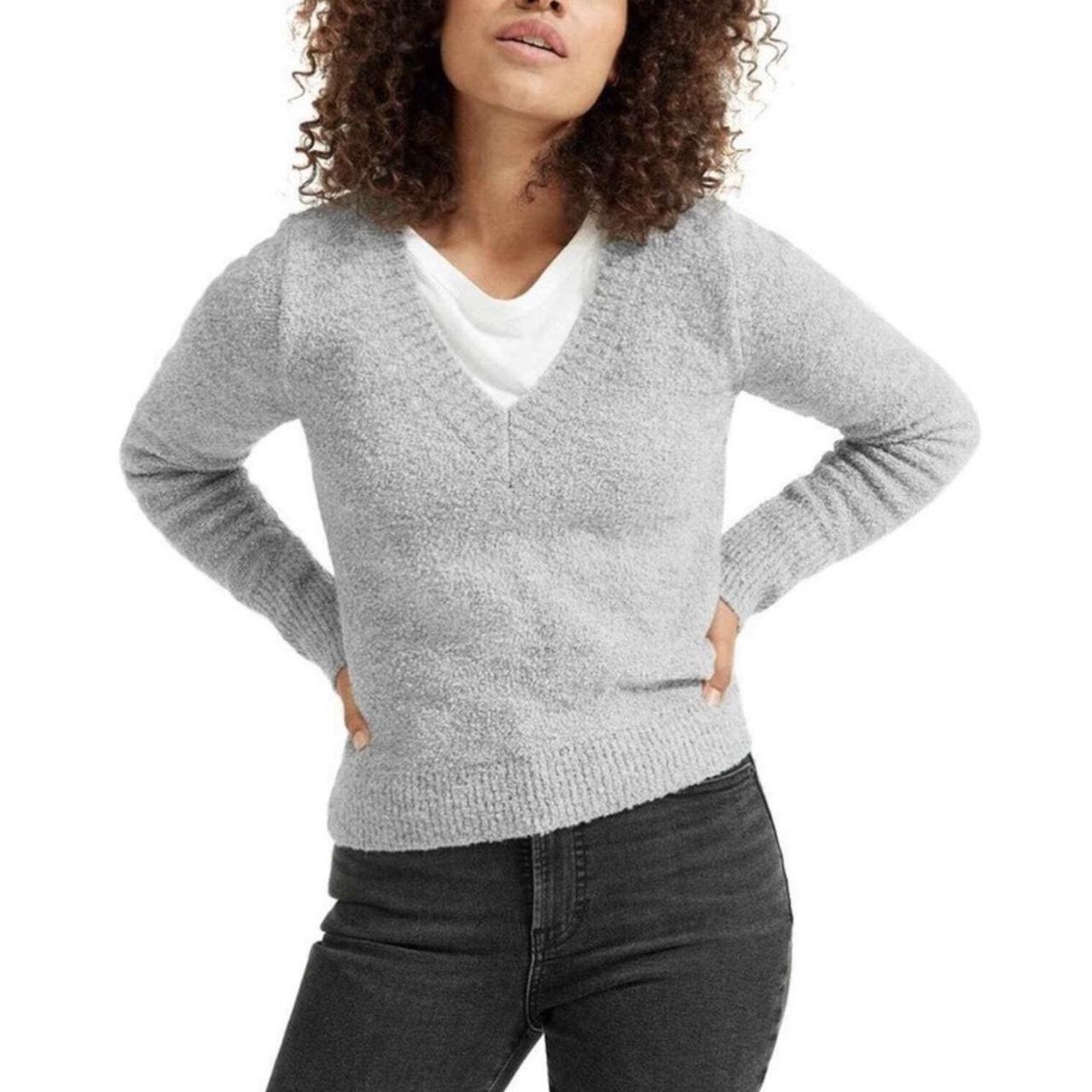 Everlane Heather Grey Teddy V-Neck Pullover... - Depop