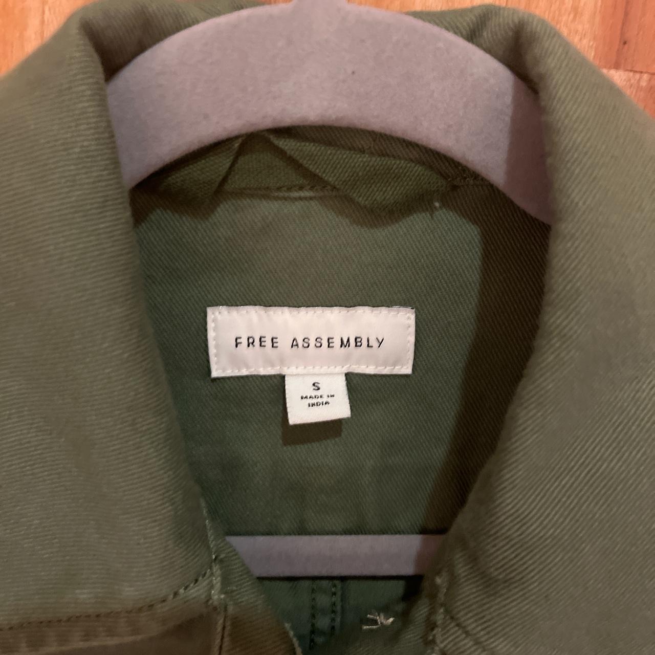 Small light green free assembly utility jacket - Depop