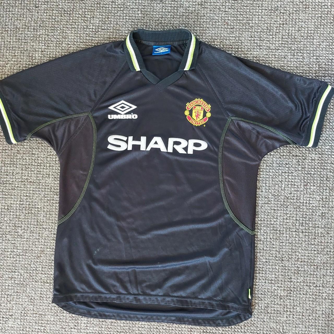 Umbro Men's T-shirt | Depop