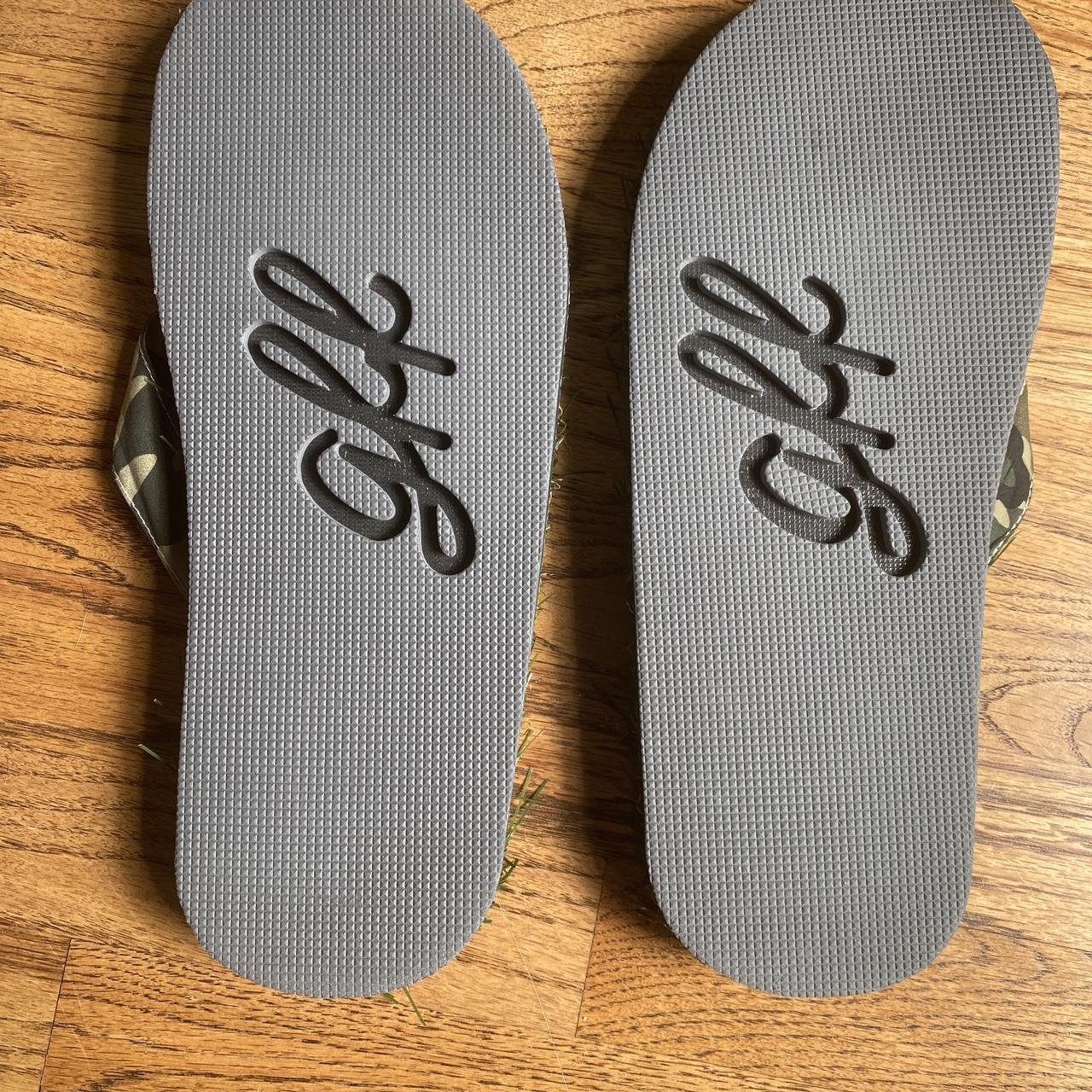 Men’s Size 11 Grass Turf Camo Flip Flops. These were... - Depop