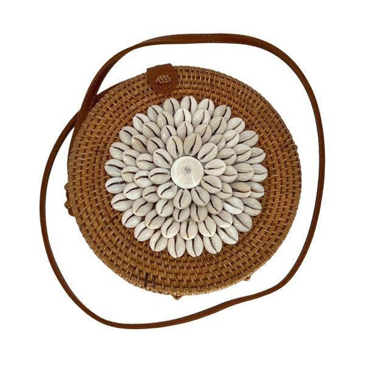 Jelavu Womens Rattan Floral Shells Round Crossbody... - Depop