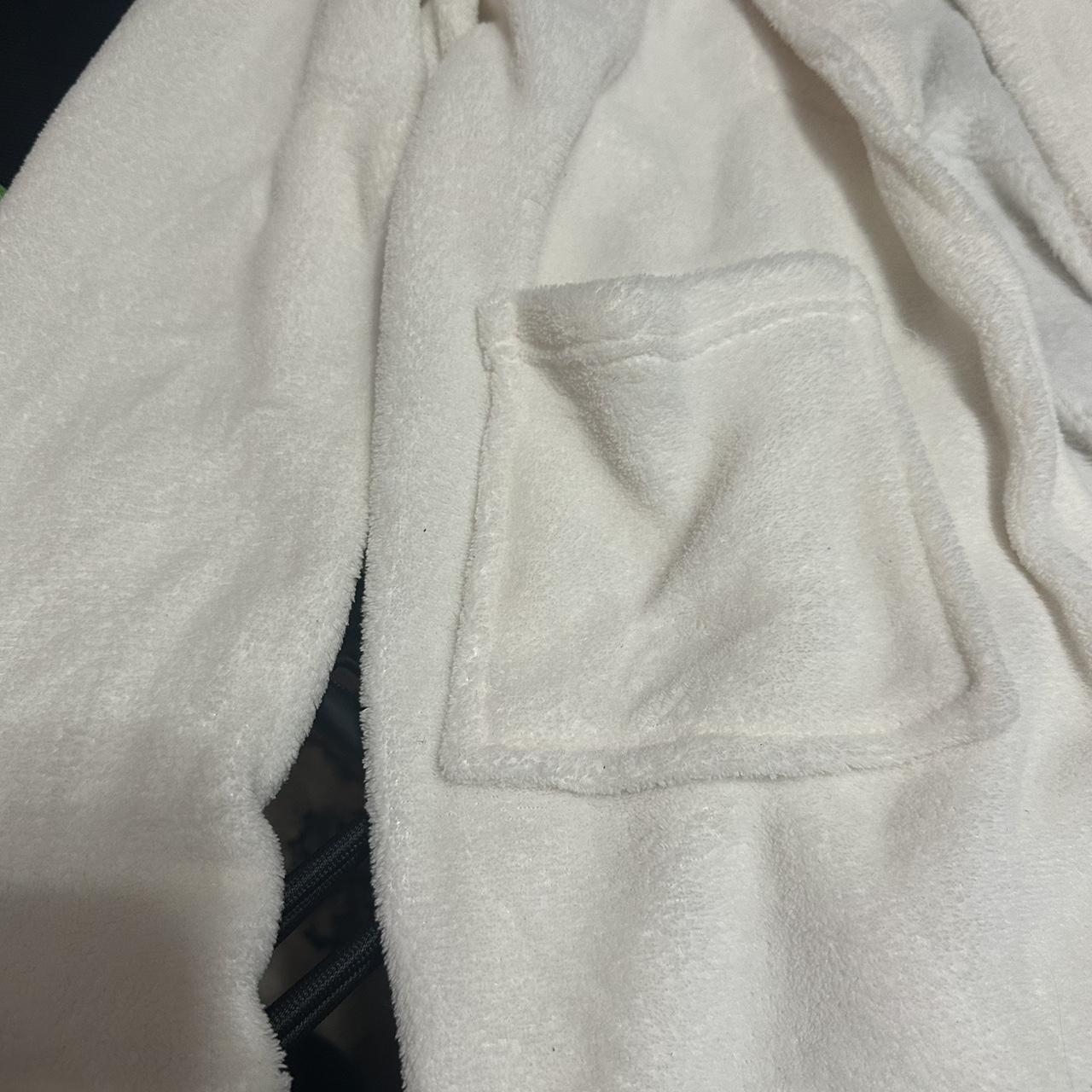 fuzzy white Ulta s/m robe! brand wasn’t on here so i... - Depop