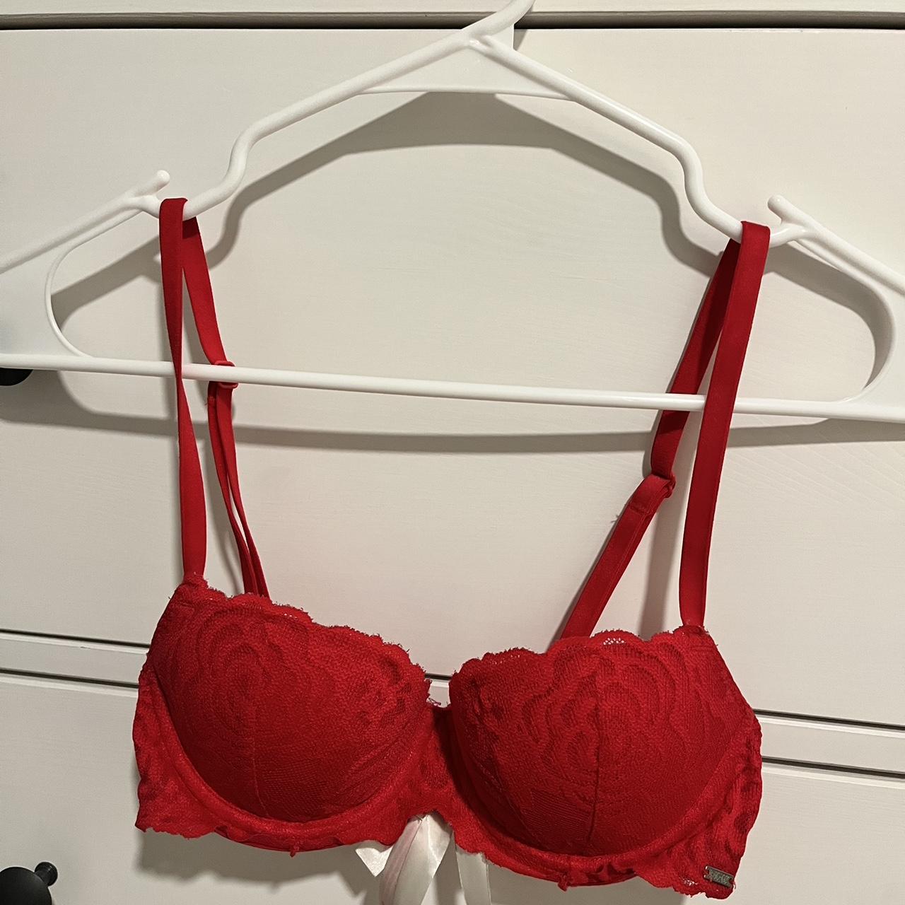 Victoria’s Secret PINK push-up bra In great condition! - Depop
