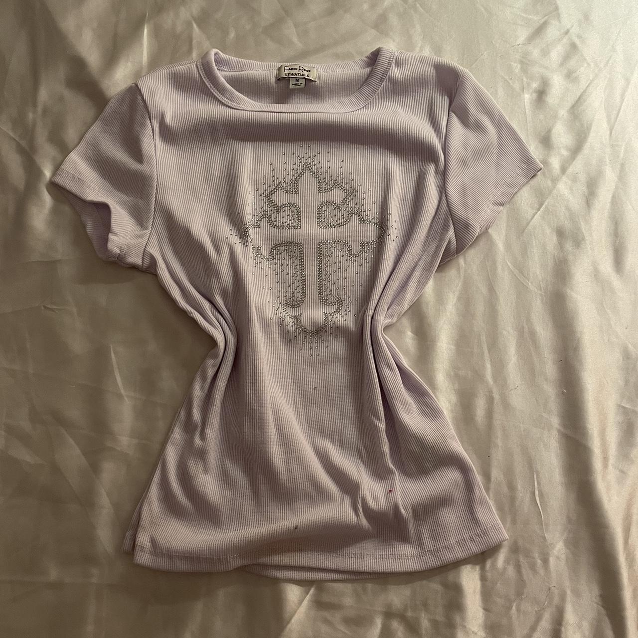 cute y2k/subtle grunge baby tee perfect for any... - Depop