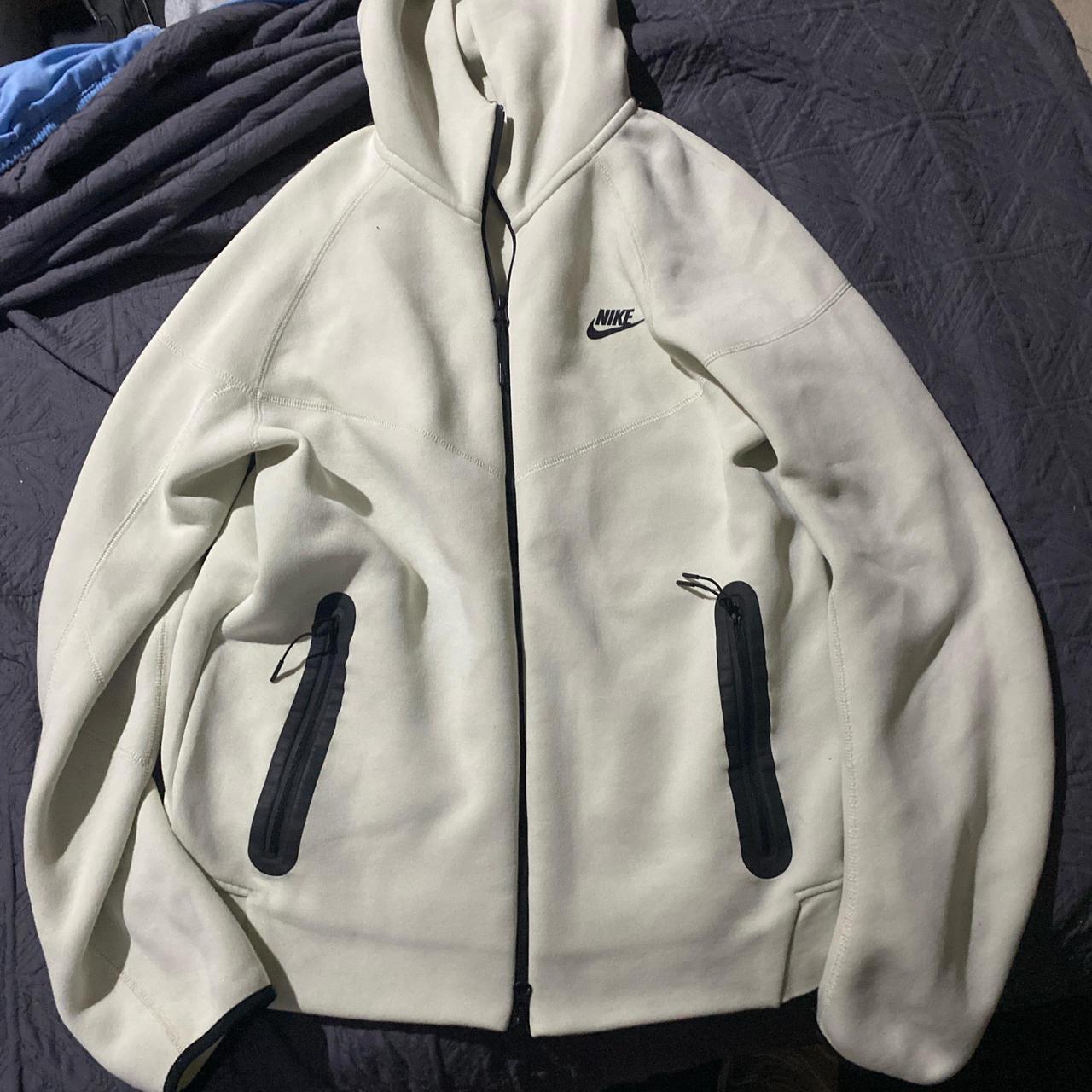 Barely worn crème tech fleece hoodie - Depop