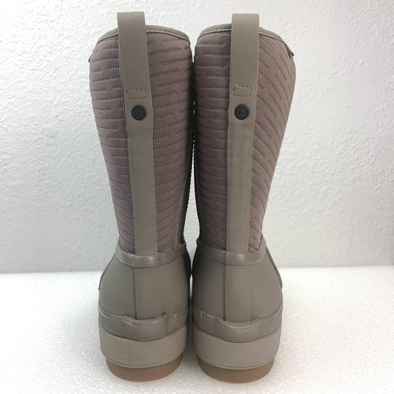 Bogs Women's Grey Boots | Depop