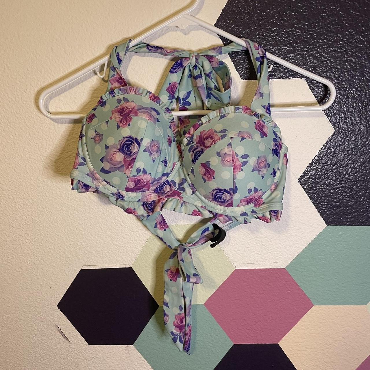 Hot Topic Women's Blue and Purple Bikini-and-tankini-tops | Depop