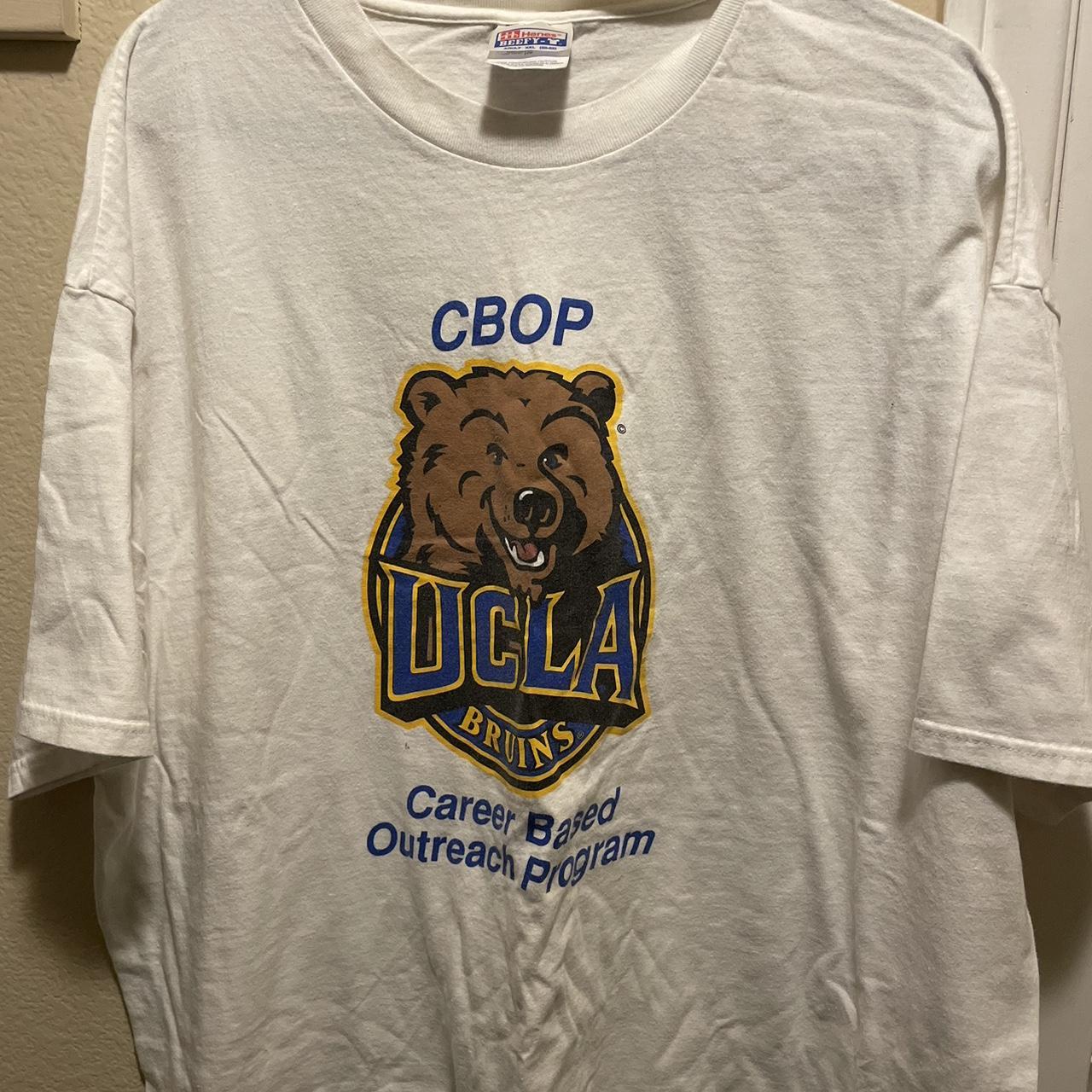 Crazy vintage ucla t fits like XL - Depop