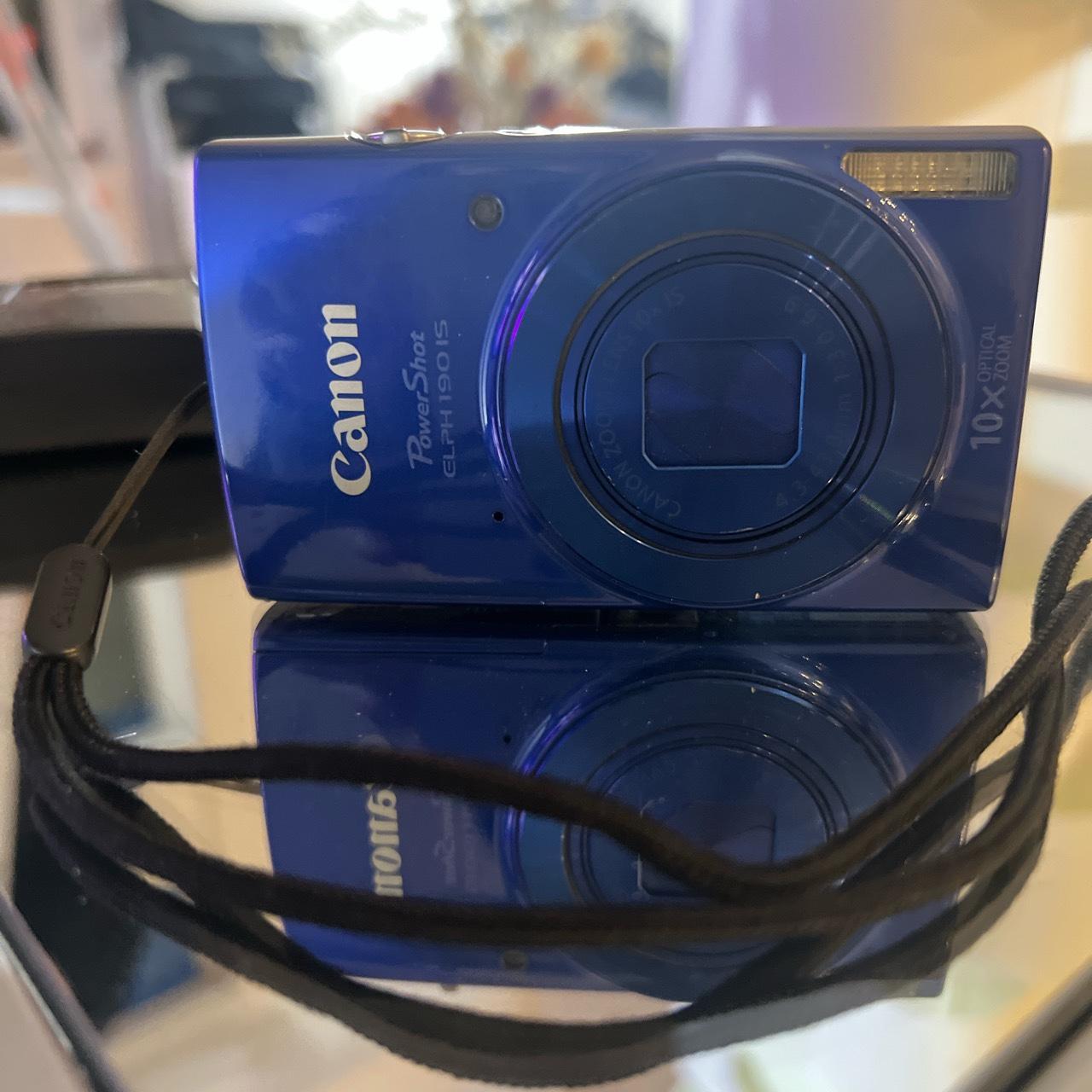 Canon Powershot Digital Camera Bundle - ELPH 190 IS... - Depop