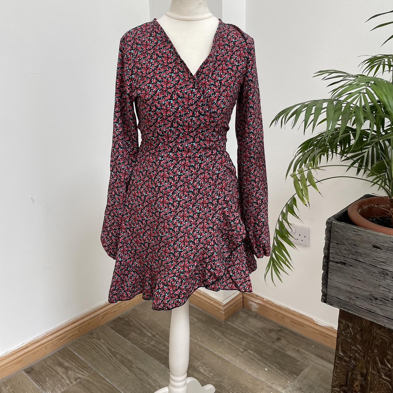 Missguided mini wrap style dress, labelled a size 4,... - Depop