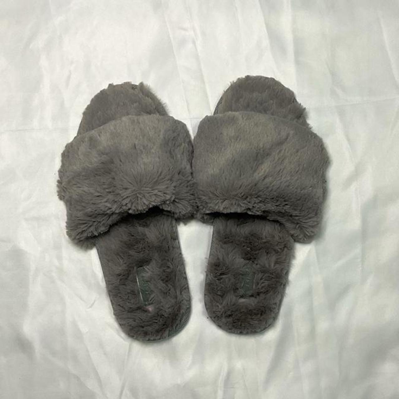 NWOB: SKIMS - FURRY SLIDE New without Box Sold... | Depop