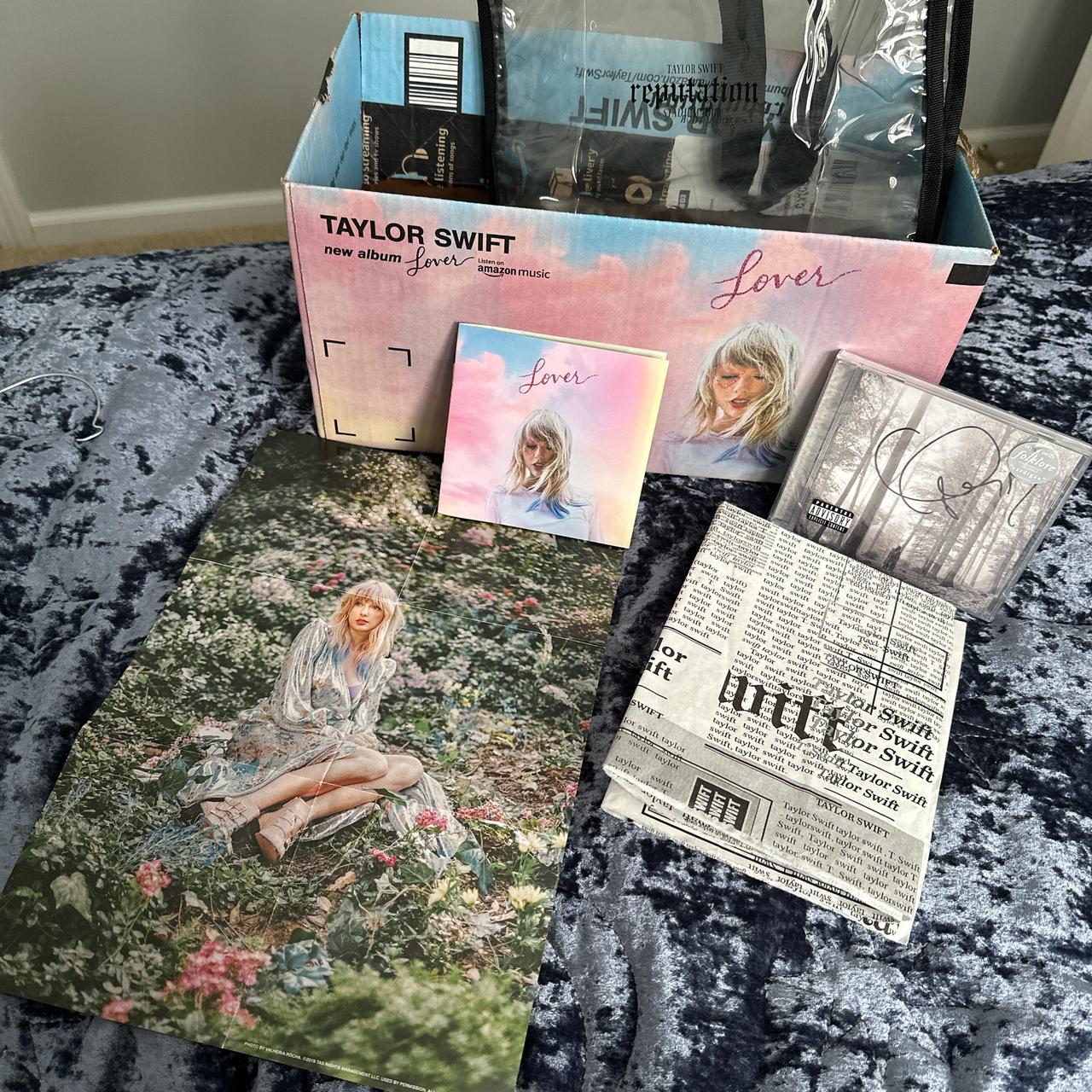 HUGE VALUE TAYLOR SWIFT BUNDLE LOVER/REP/FOLKLORE... | Depop