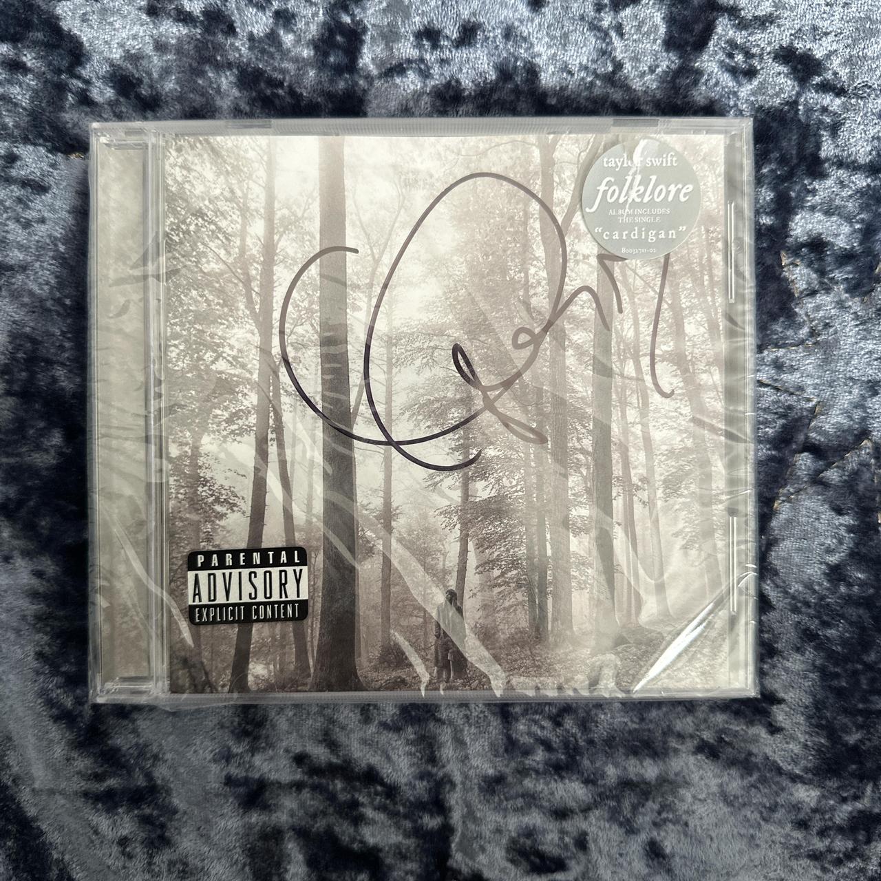 HUGE VALUE TAYLOR SWIFT BUNDLE LOVER/REP/FOLKLORE... | Depop