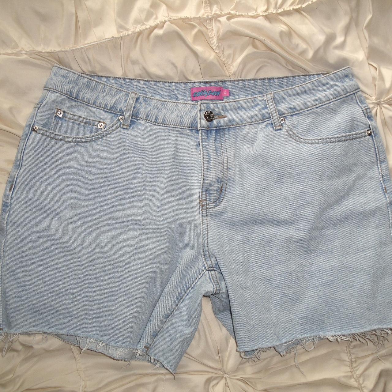 Edikted Tomboy Low Rise Shorts XL - Depop