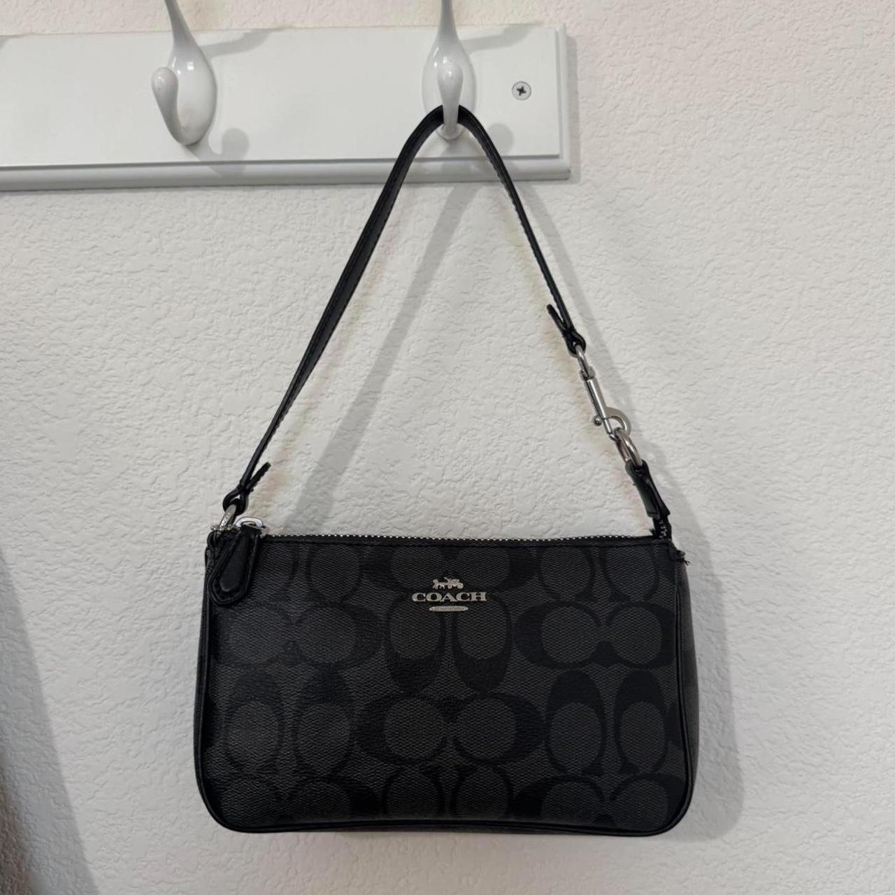cute mini coach bag I don’t use it so I need to sell... | Depop