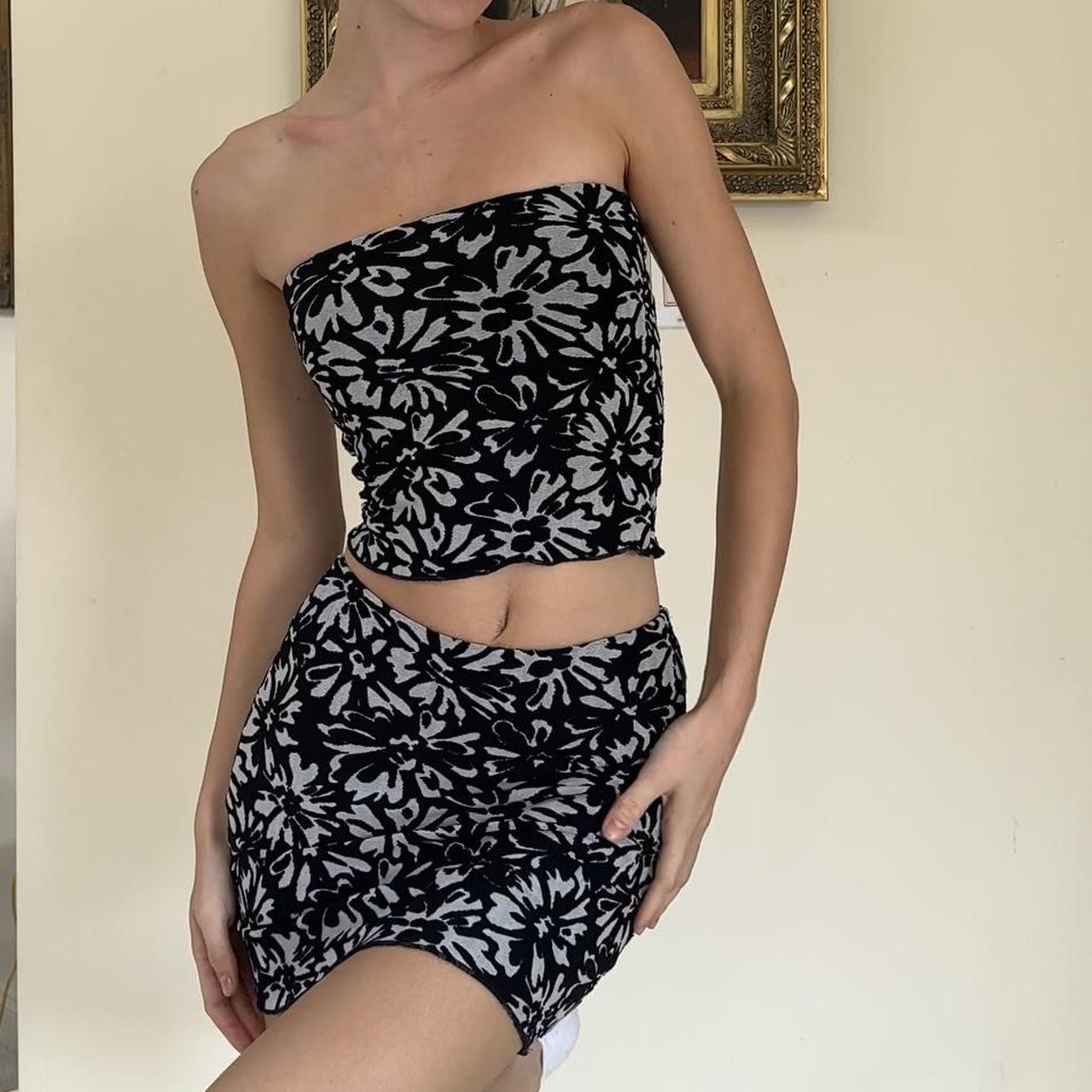 Two piece floral matching set Size xxs... - Depop