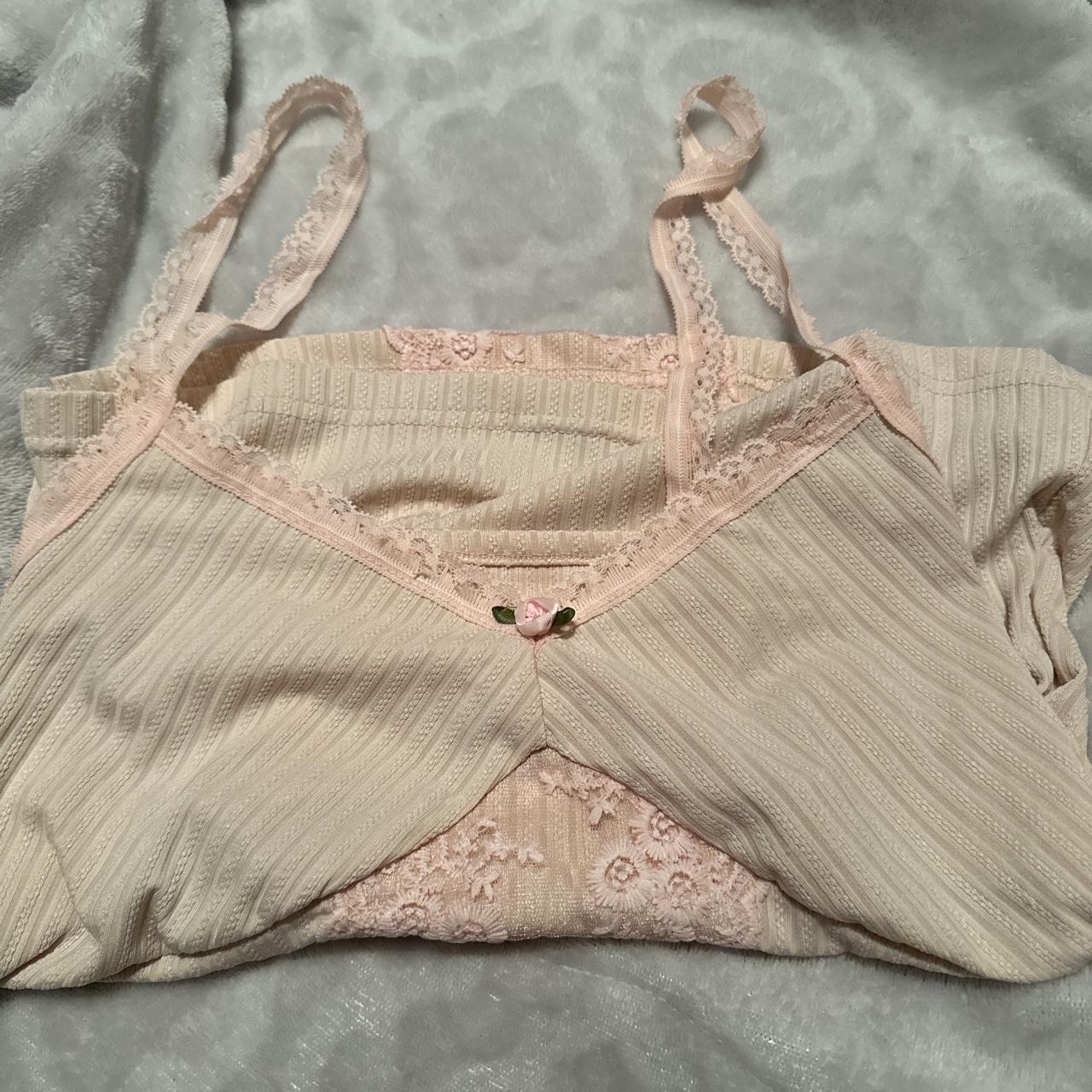 Cute tank Light pink lace top Never worn Size M but... - Depop
