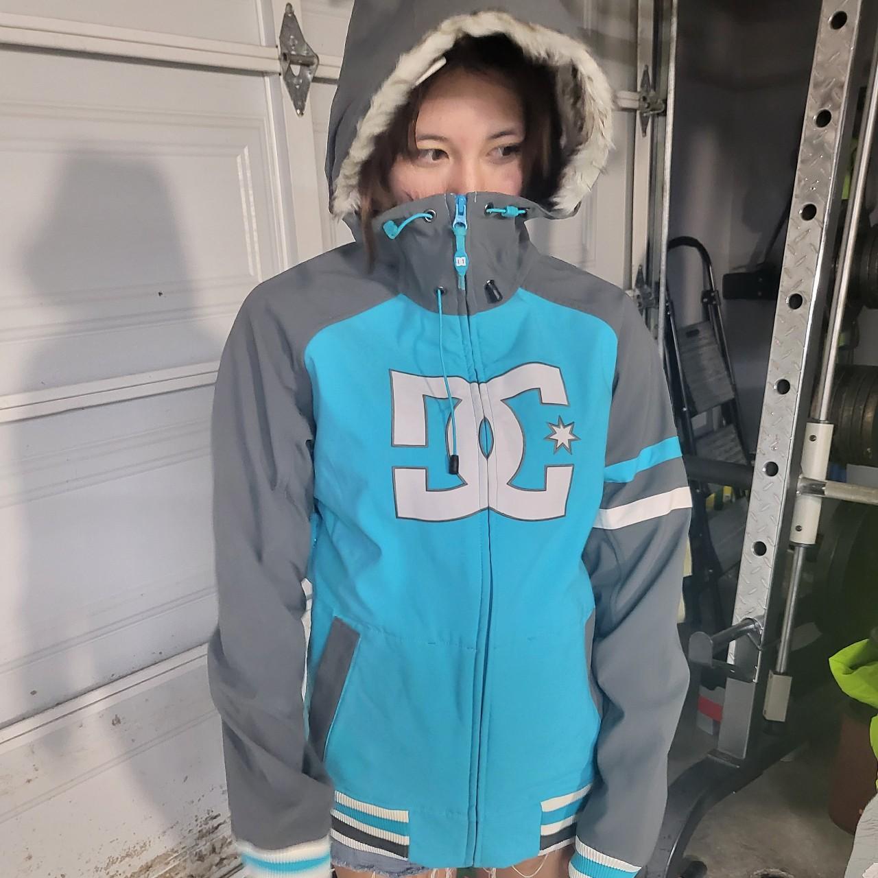 Hard DC snow jacket with fur hood size small - Depop