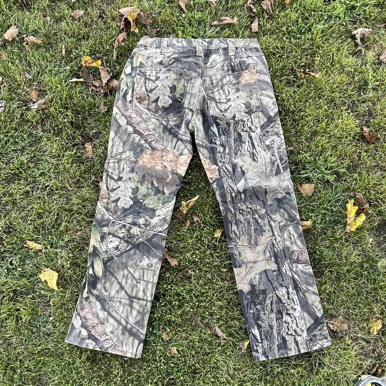 fire camo mossy oak pants • 32x30 • excellent... - Depop