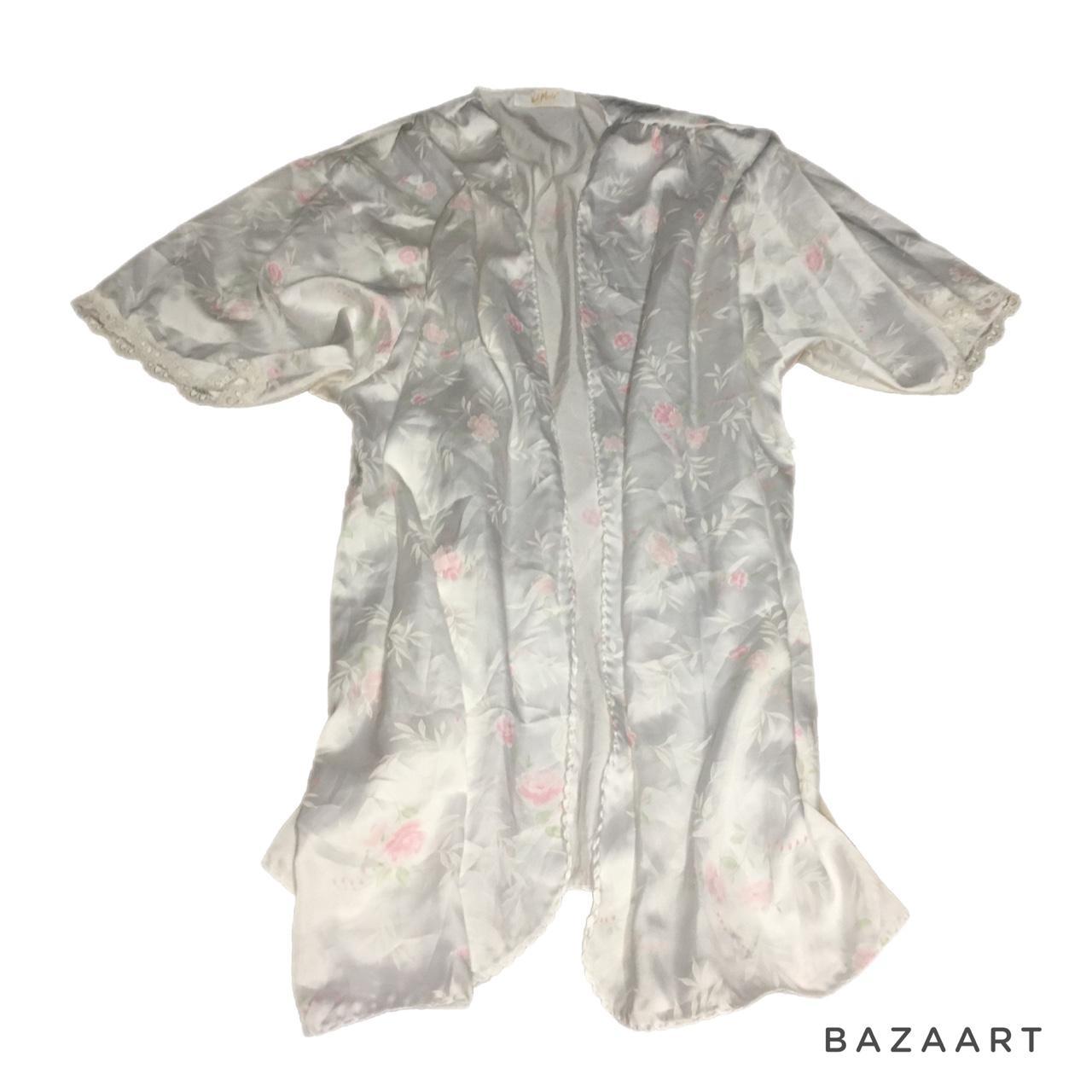 90s Lace Vintage Val Mode Robe 🌸 Size : Large... - Depop